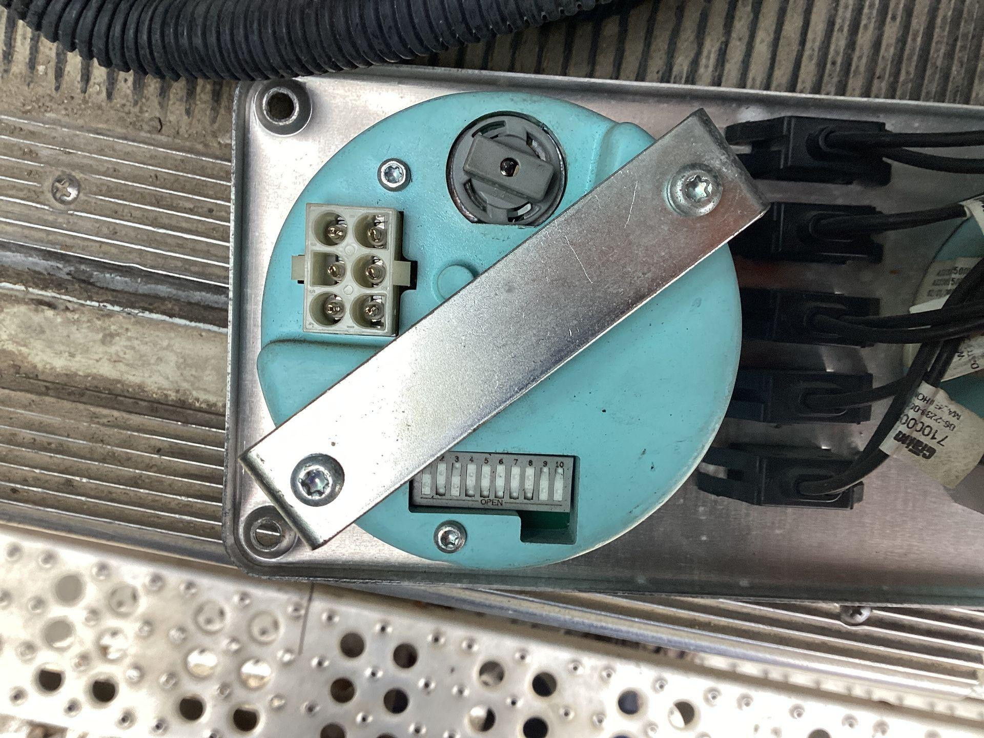 Freightliner FLD120 Speedometer for Sale