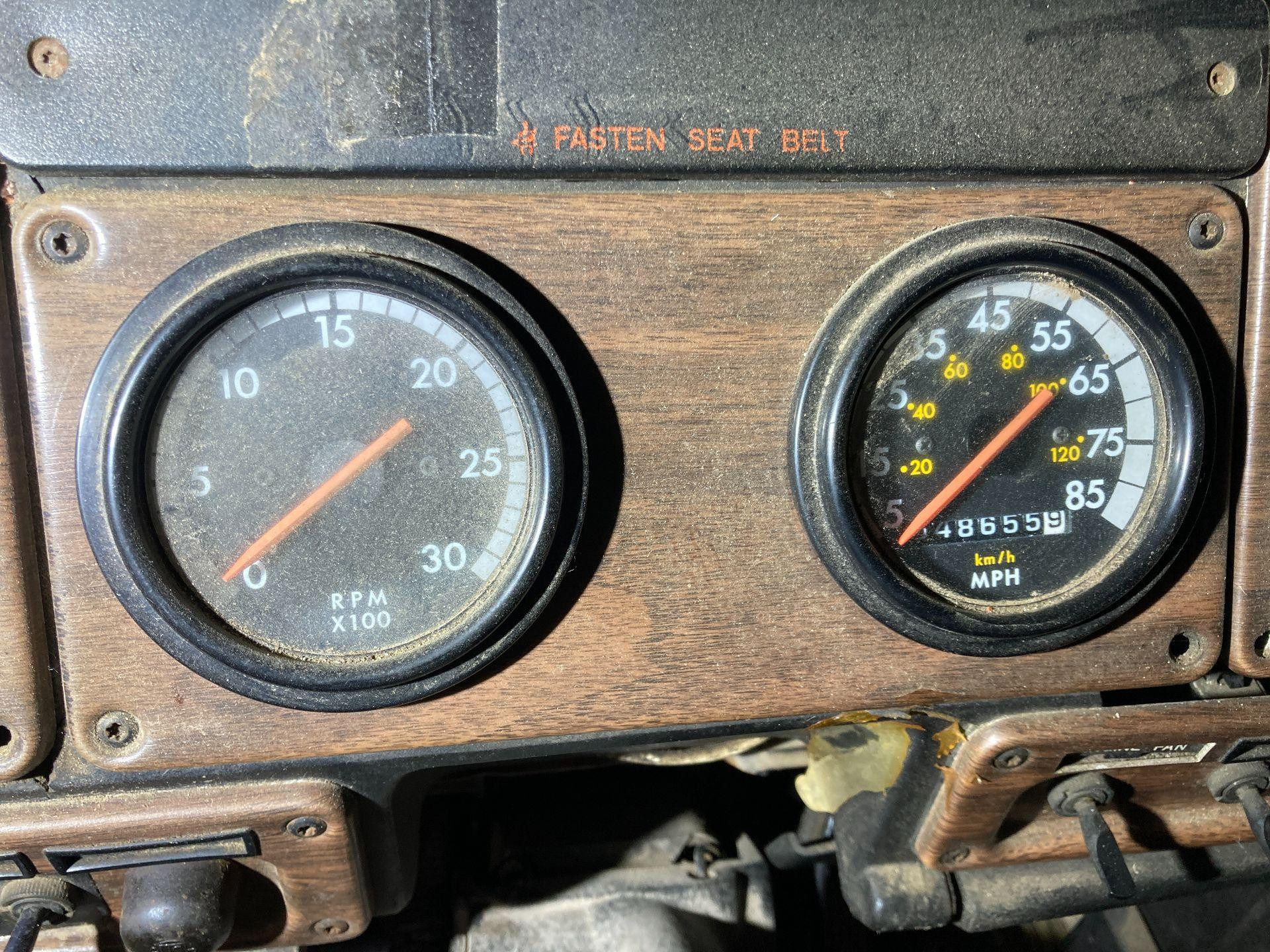 Freightliner FLD120 Speedometer Instrument Cluster for Sale