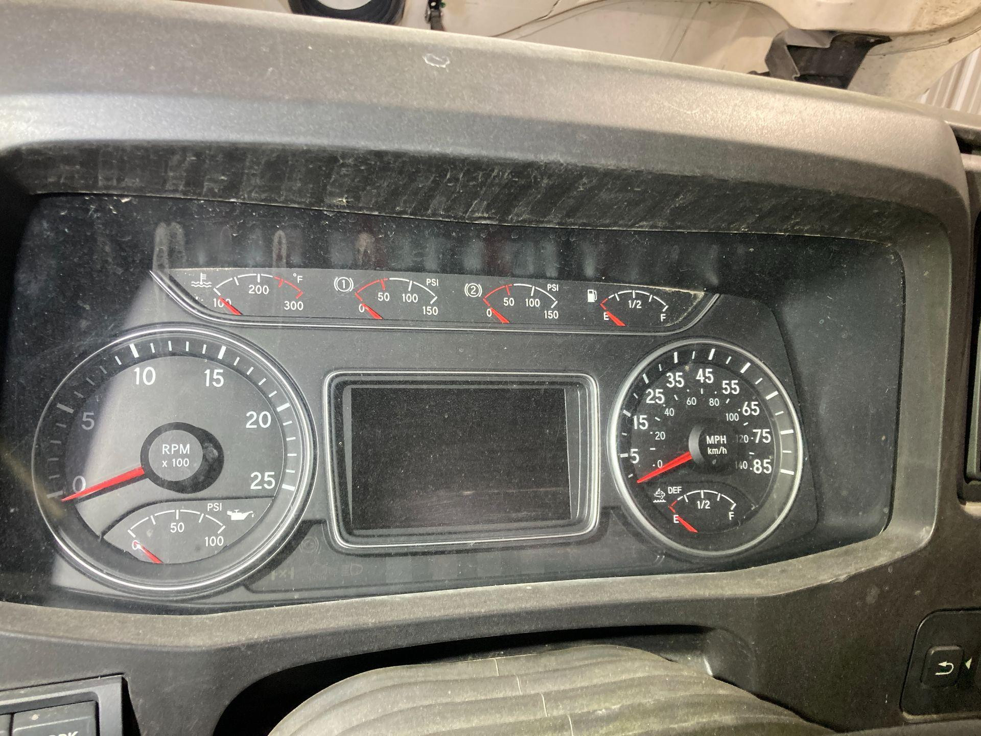 4093454C1 | International LT Speedometer Instrument Cluster for Sale