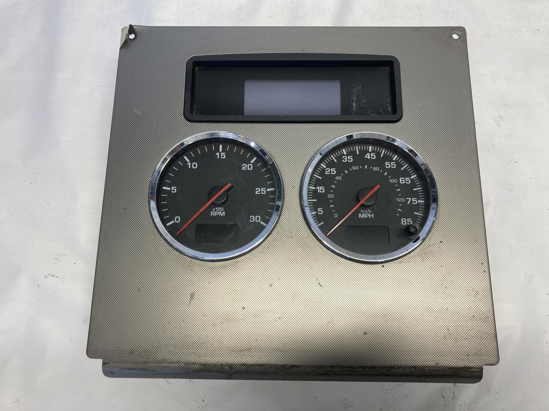 Q43-1117-2-2-101 | Kenworth T270 Speedometer Instrument Cluster for Sale