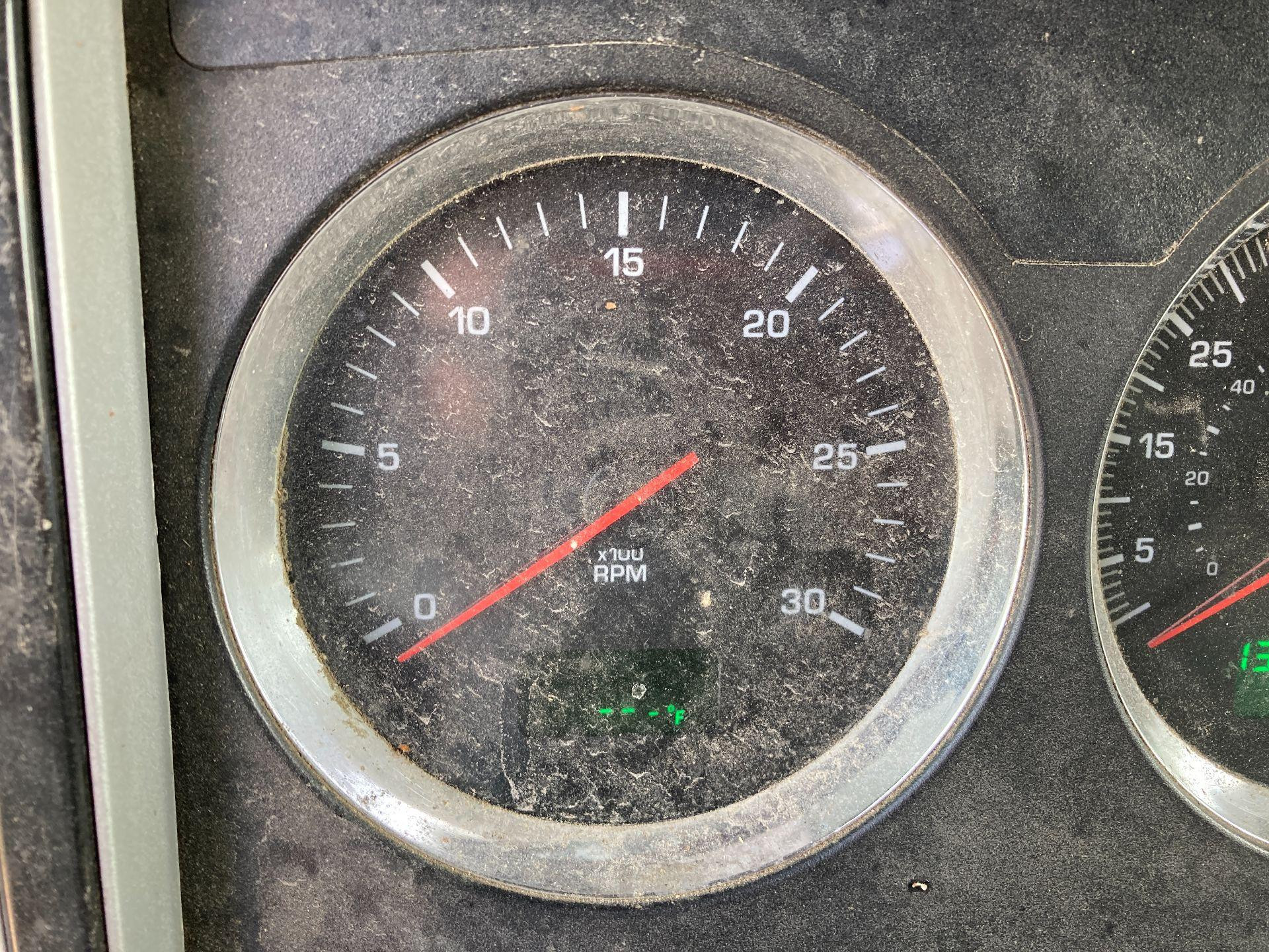 Q43-1095-1-100 | Kenworth T600 Speedometer Instrument Cluster for Sale