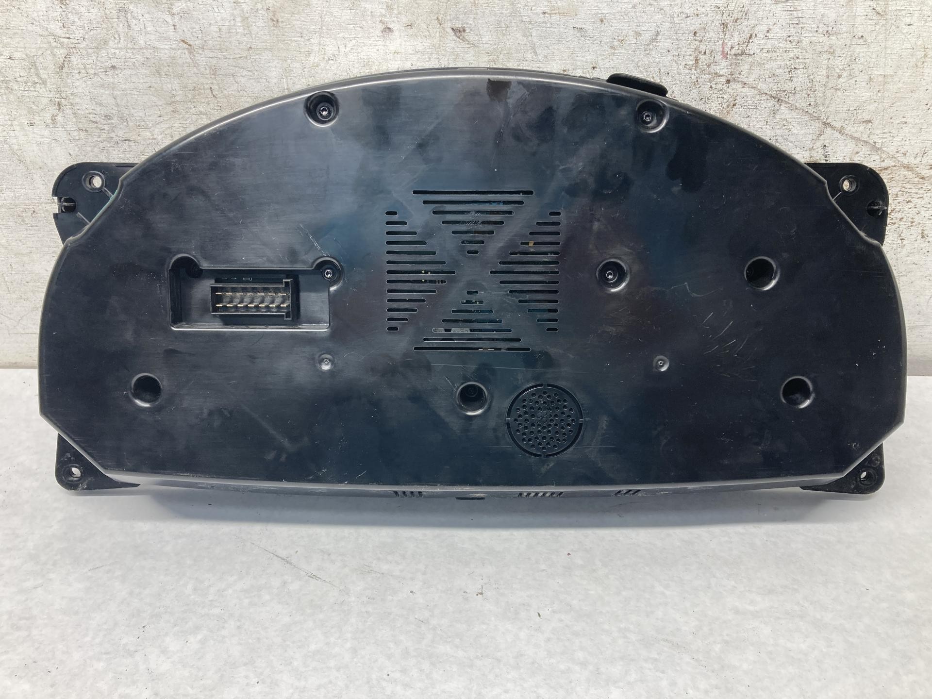 Q43-1166-1-2-031 | Kenworth T680 Speedometer Instrument Cluster for Sale