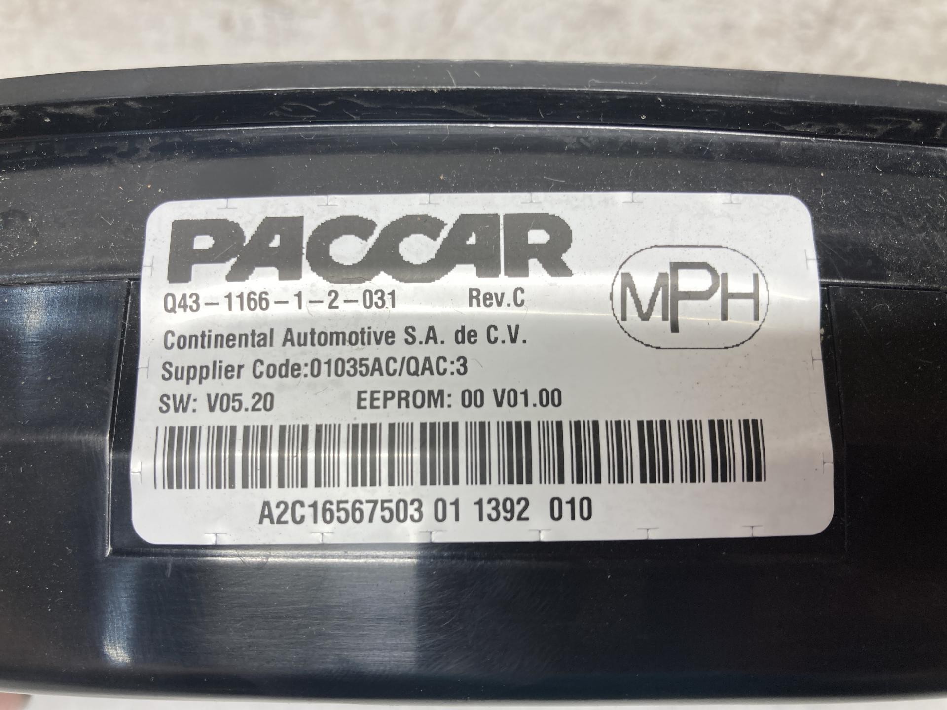 Q43-1166-1-2-031 | Kenworth T680 Speedometer Instrument Cluster for Sale