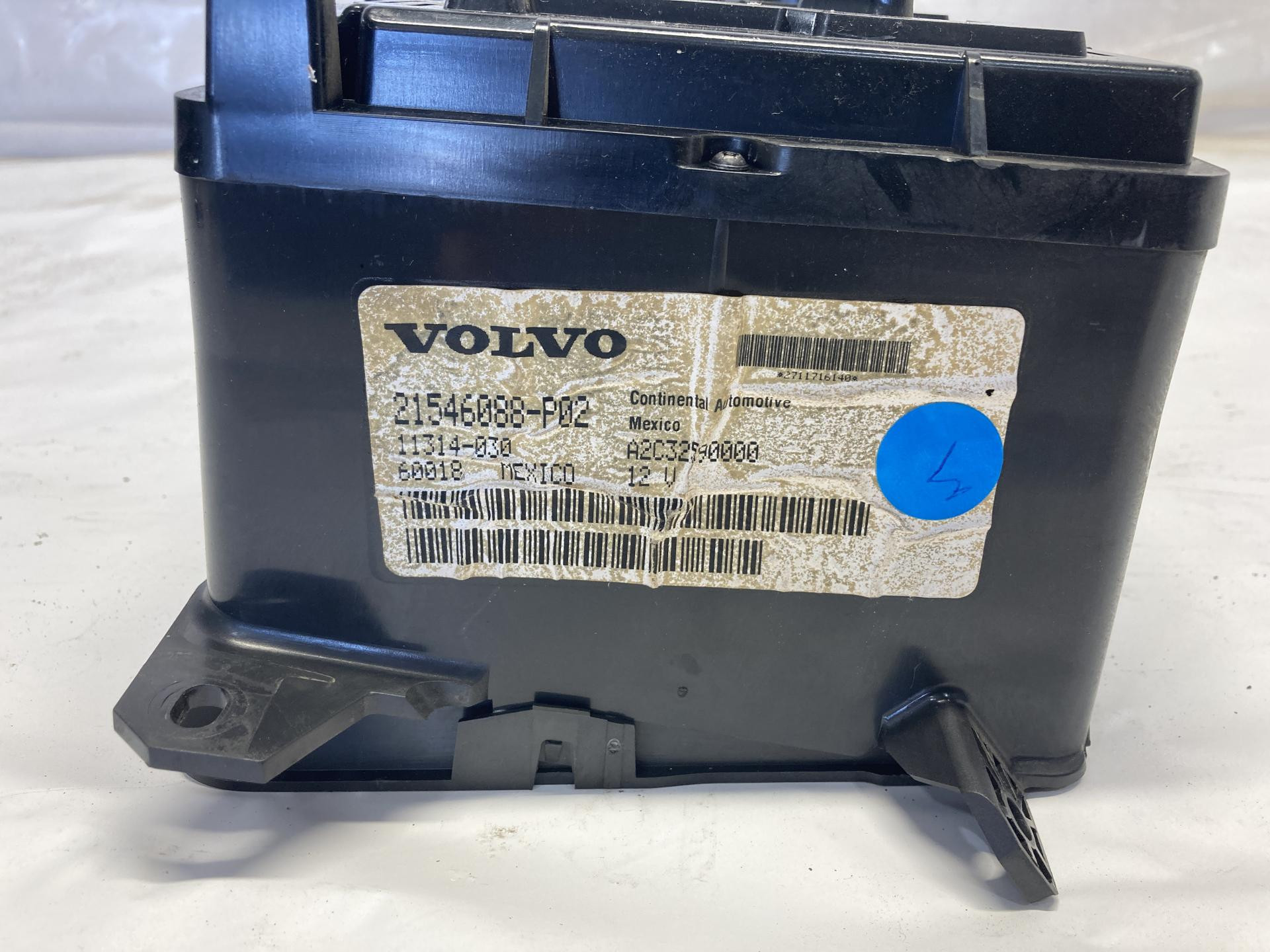 Volvo VNL Speedometer Instrument Cluster for Sale