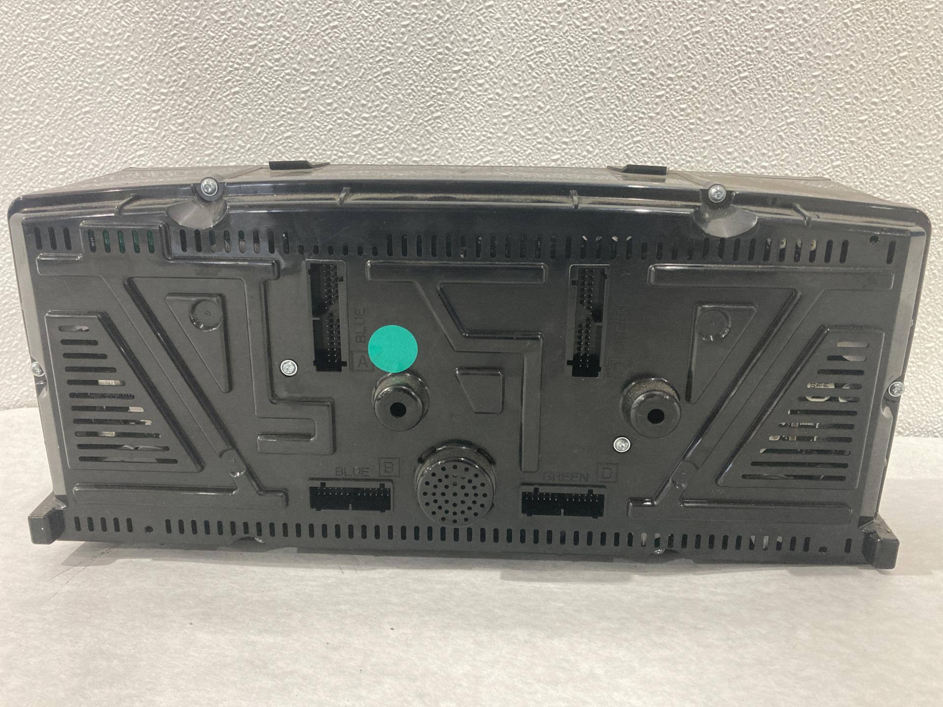 23053047-P03 | Volvo VNL Speedometer Instrument Cluster for Sale