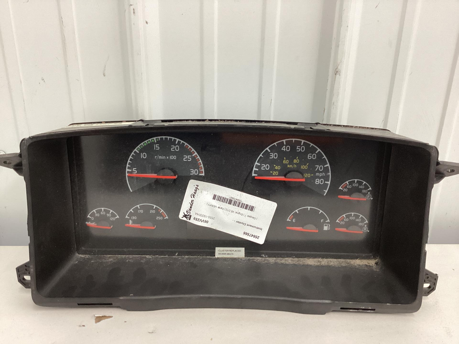 22805586-P01 | Volvo VNL Speedometer Instrument Cluster for Sale