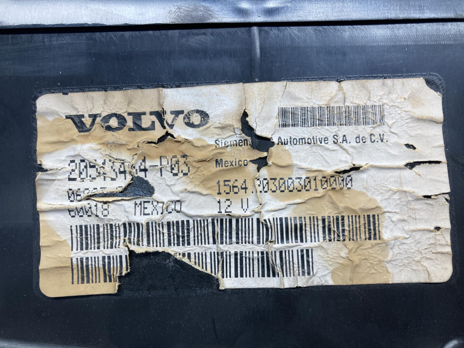 20543464-P03 | Volvo VNL Speedometer Instrument Cluster for Sale