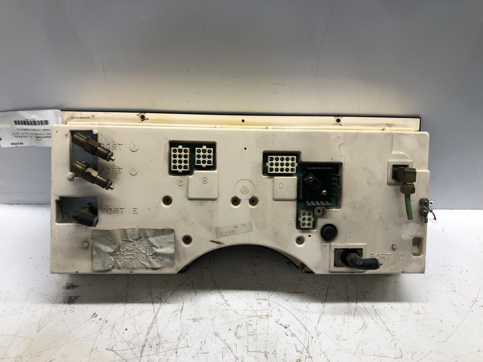 Volvo WG Instrument Cluster for Sale