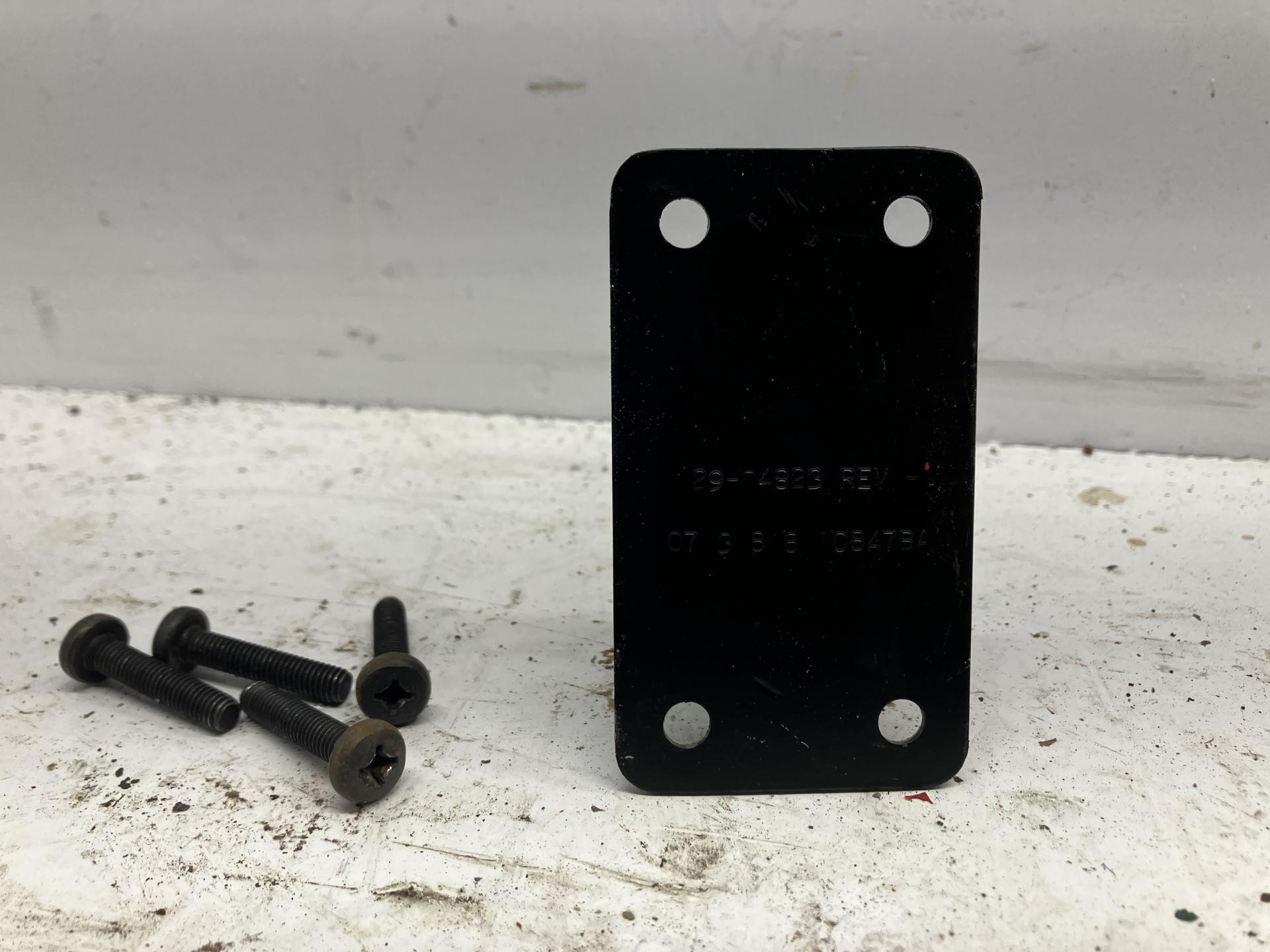 29-04823 | Peterbilt 387 Cab Interior Part for Sale