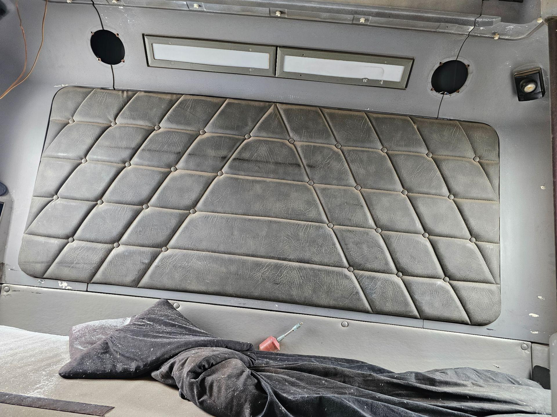 Freightliner Classic Xl Interior