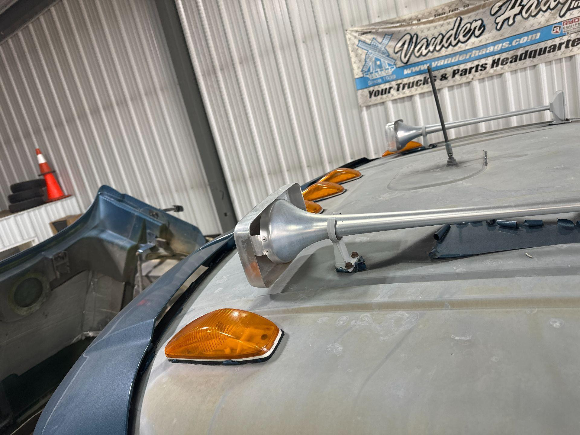 Mack CHU Lighting, Exterior for Sale