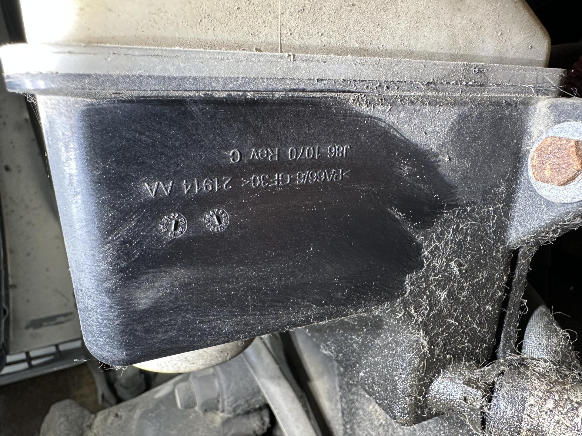 J86-1070 | Peterbilt 379 Power Steering Reservoir for Sale