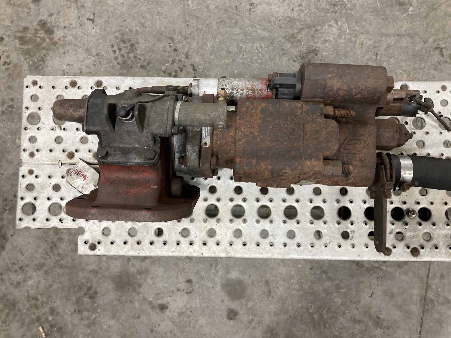 489XLAHX-W3XK | Fuller RT8908LL PTO | Power Take Off for Sale