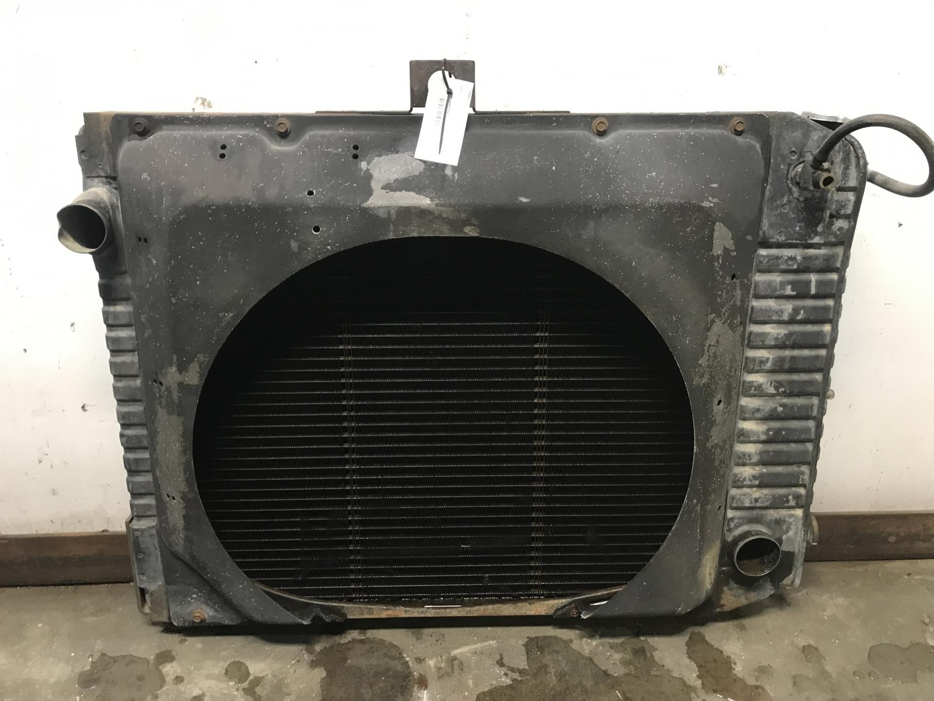 E8HT8009GB | Ford LT8000 Radiator for Sale