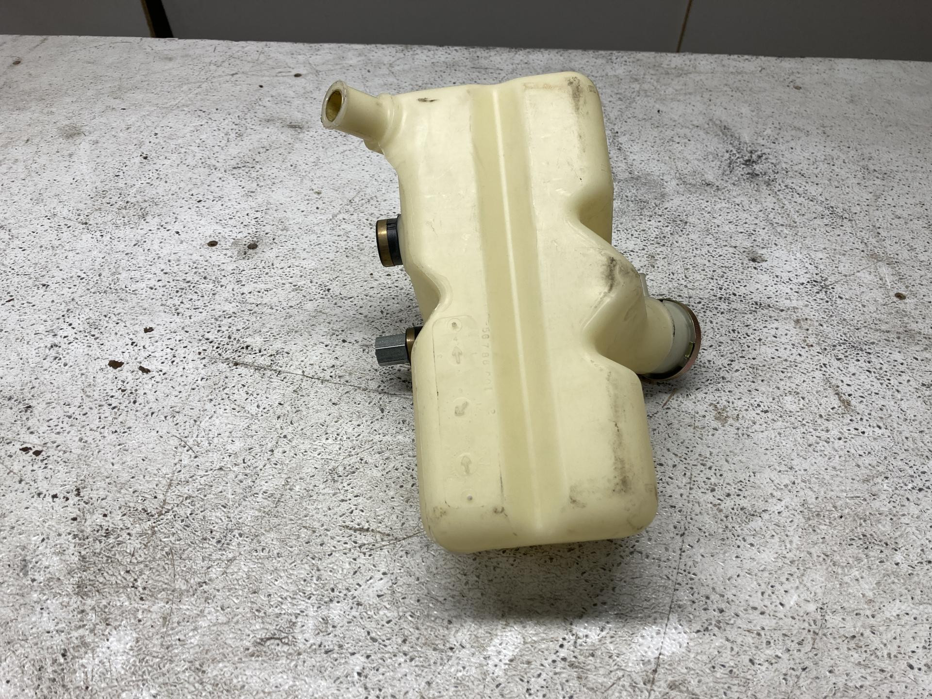 25174629 | Mack CH600 Radiator Overflow Bottle for Sale