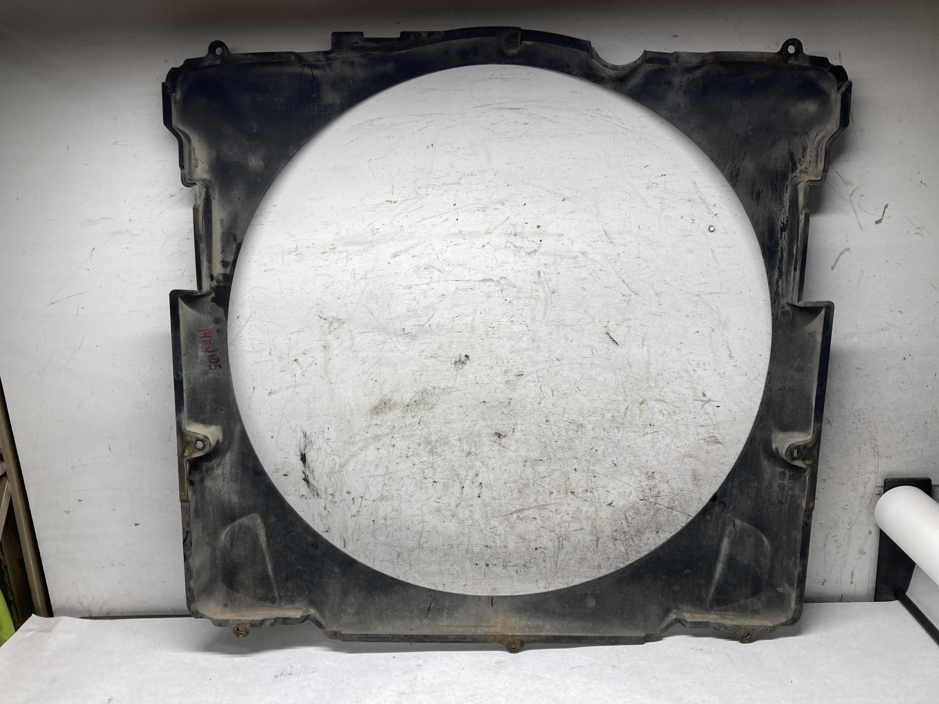 Y1593001 | Kenworth T680 Radiator Shroud for Sale