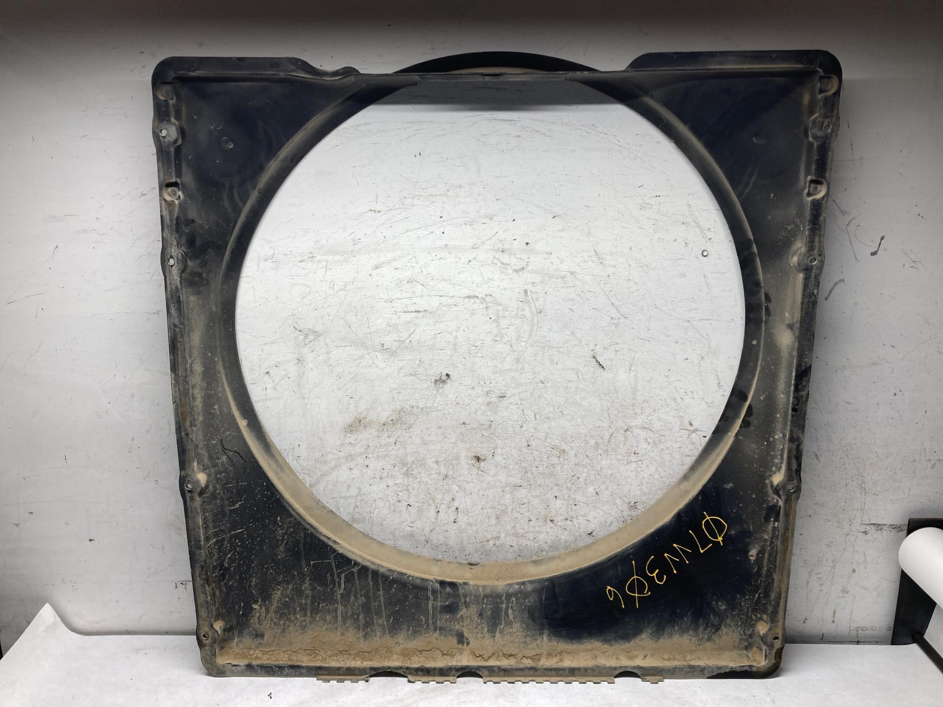 20502964 | Volvo VNL Radiator Shroud for Sale