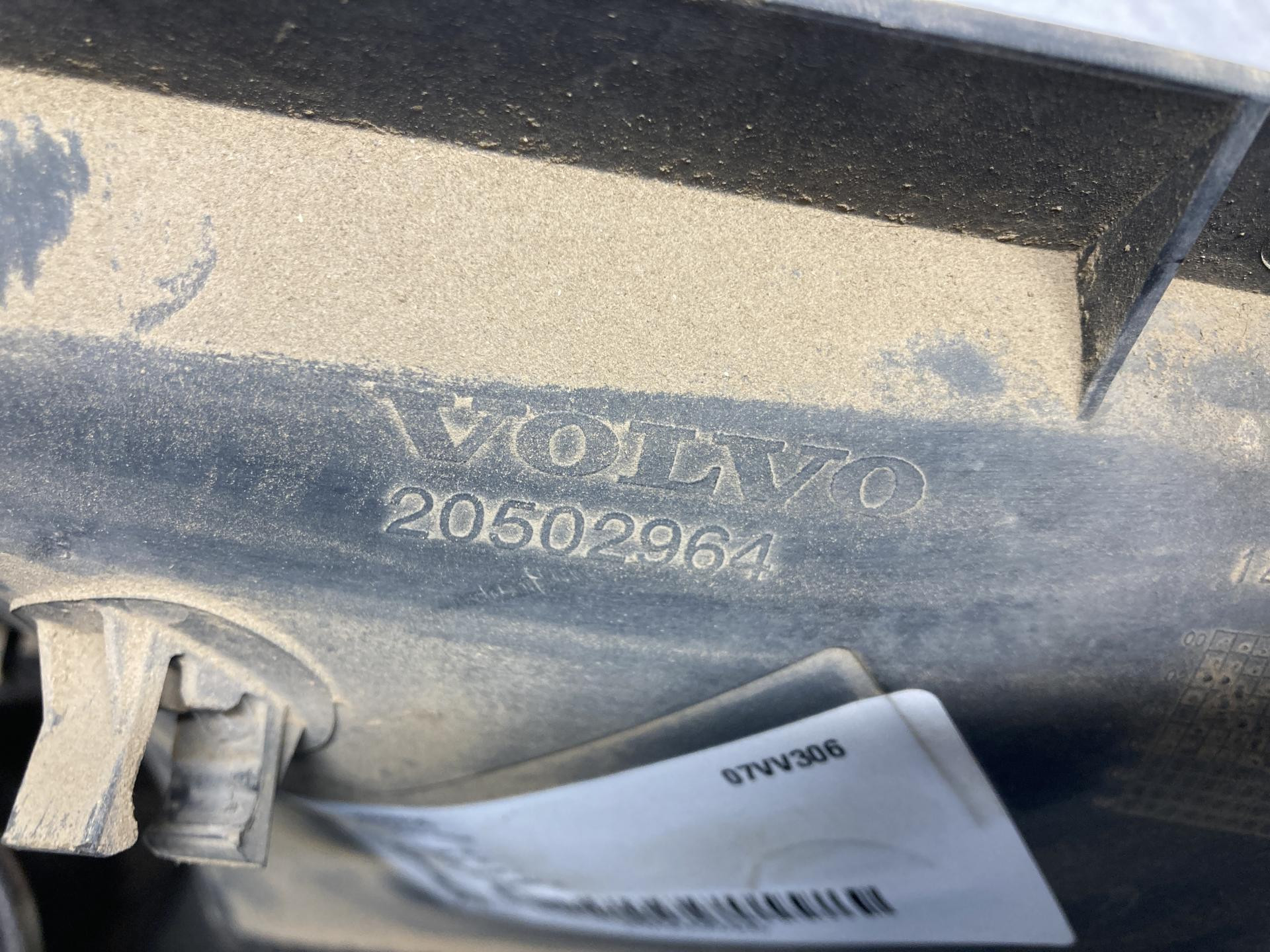 20502964 | Volvo VNL Radiator Shroud for Sale