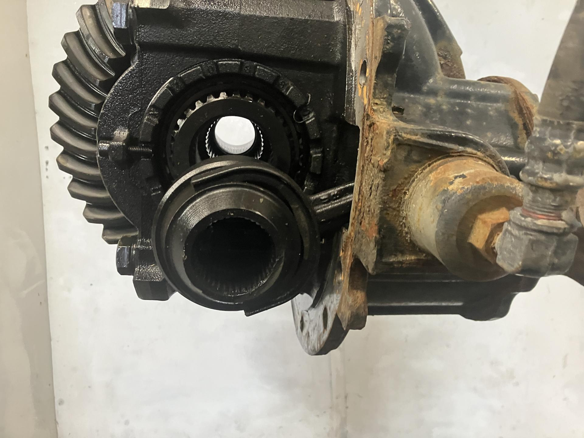 3200-F-1878 | Meritor MR2014X Rear Differential | Carrier Assembly for Sale