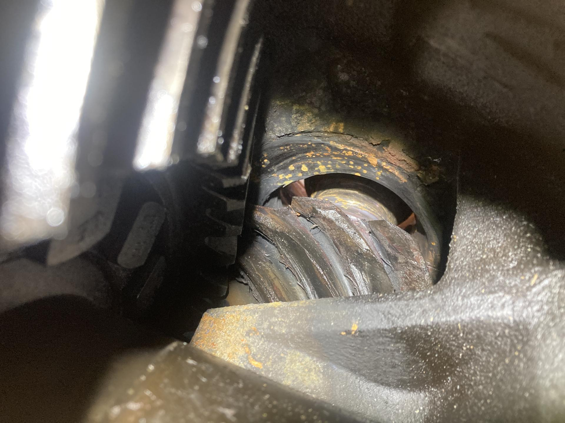 RSP40-370 | Eaton RS404 Rear Differential | Carrier Assembly for Sale