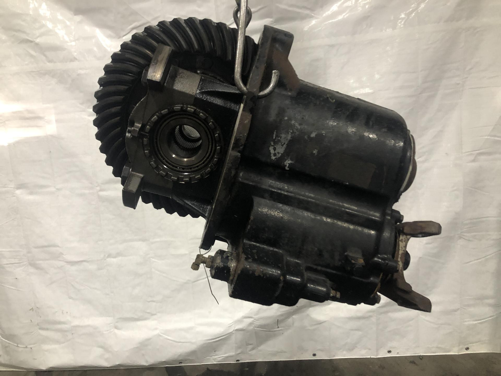 Meritor RD23160 Front Carrier | Differential Assembly for Sale