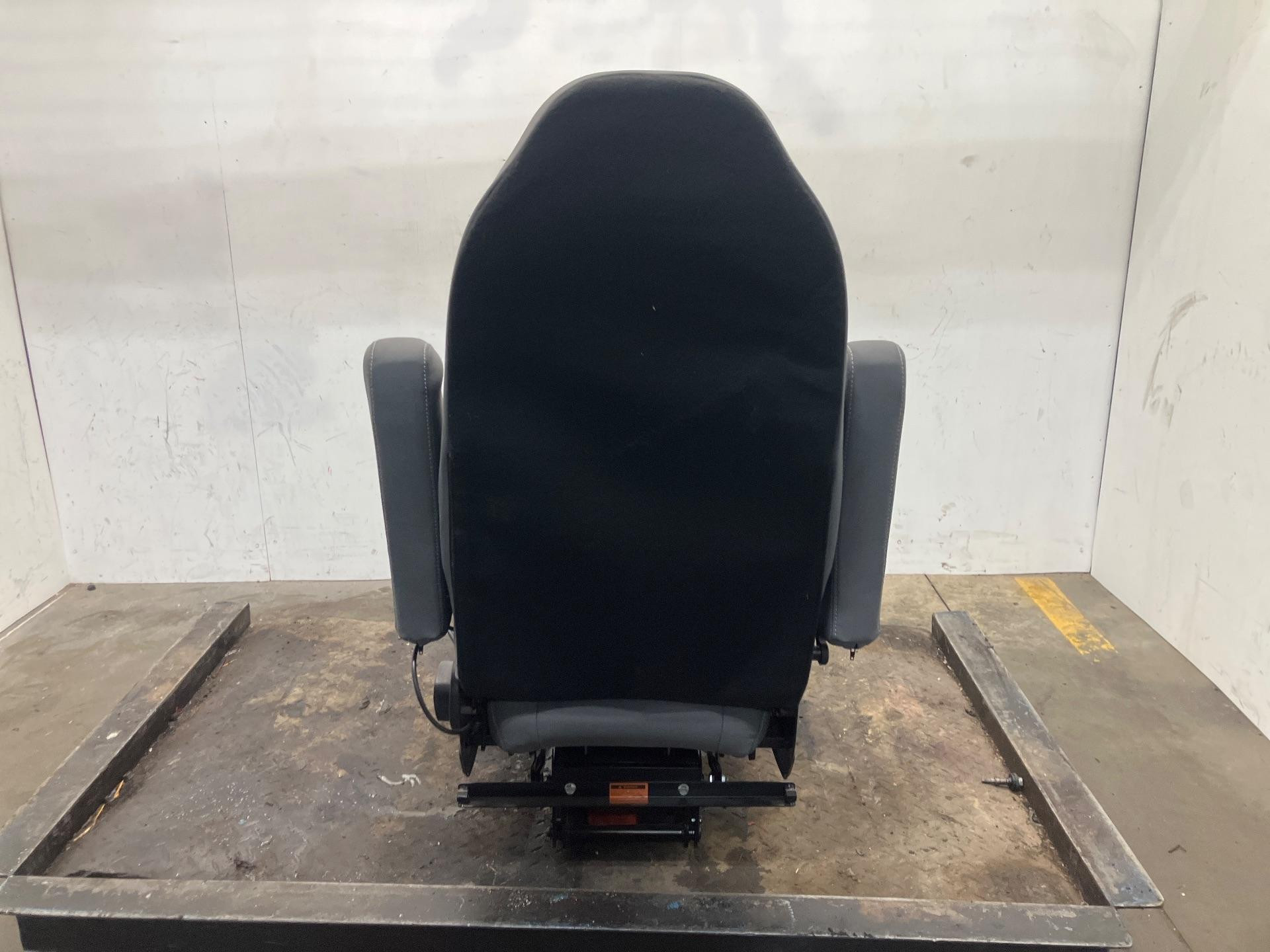 Freightliner 122SD Air Ride Seat for Sale