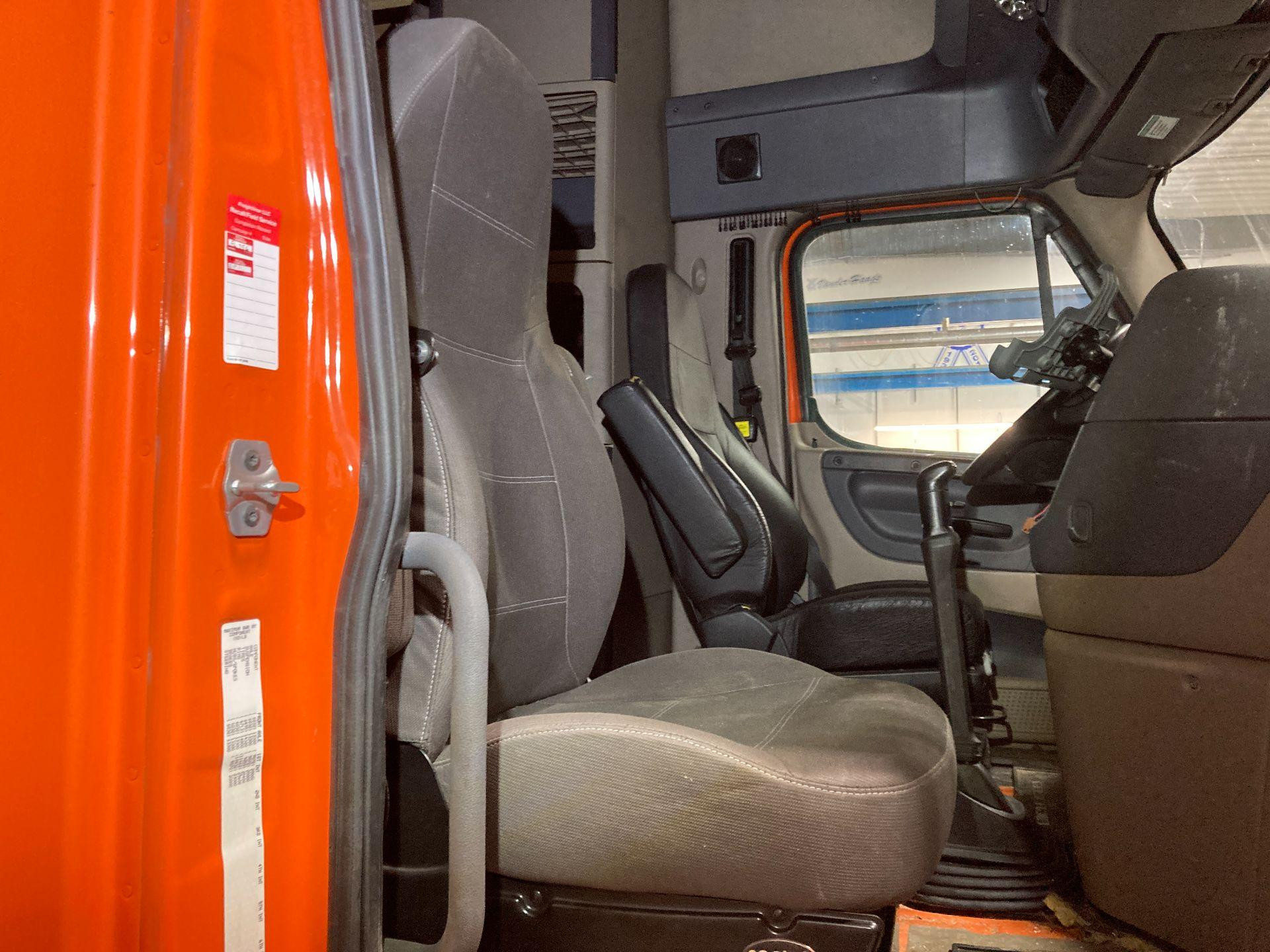 189800KA25 | Freightliner CASCADIA Air Ride Seat for Sale