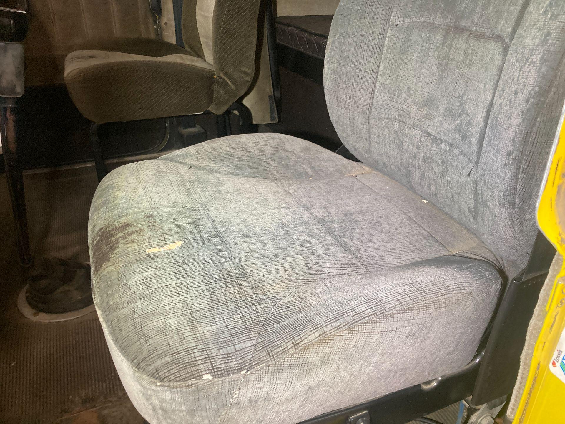188902KW11 | Freightliner FLD120 CLASSIC Air Ride Seat for Sale