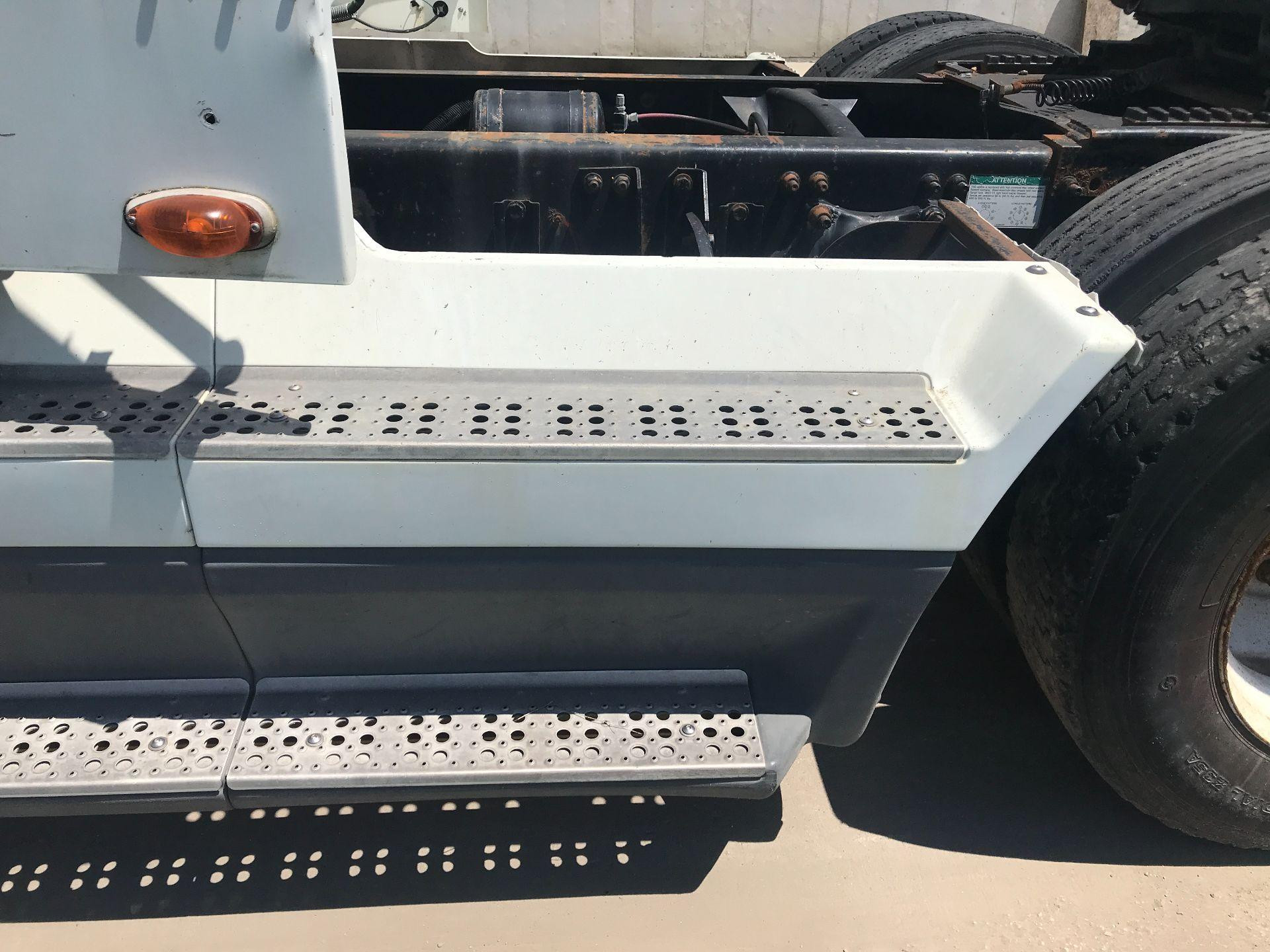 Freightliner FLD120 Skirt for Sale