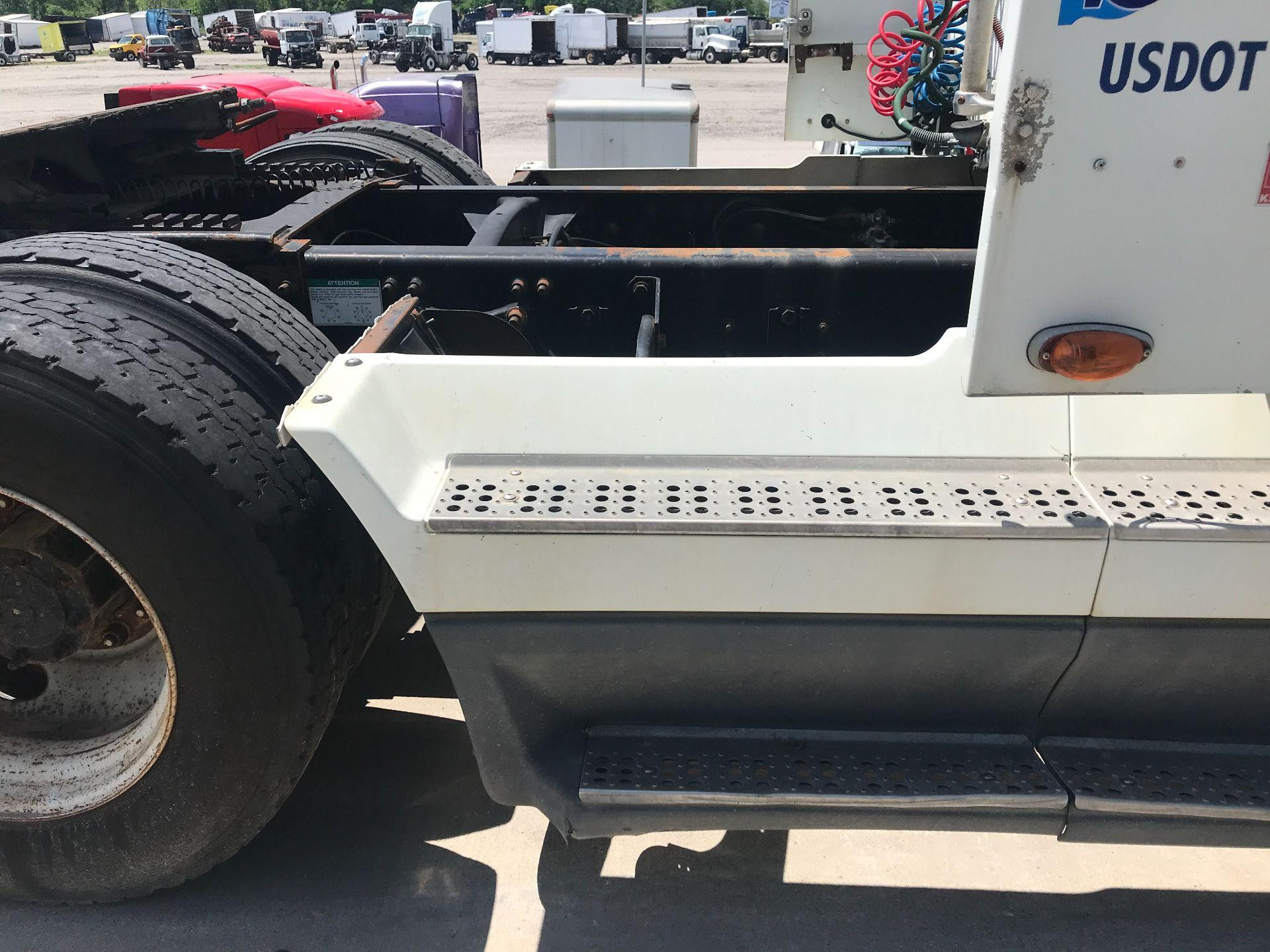 Freightliner FLD120 Skirt for Sale