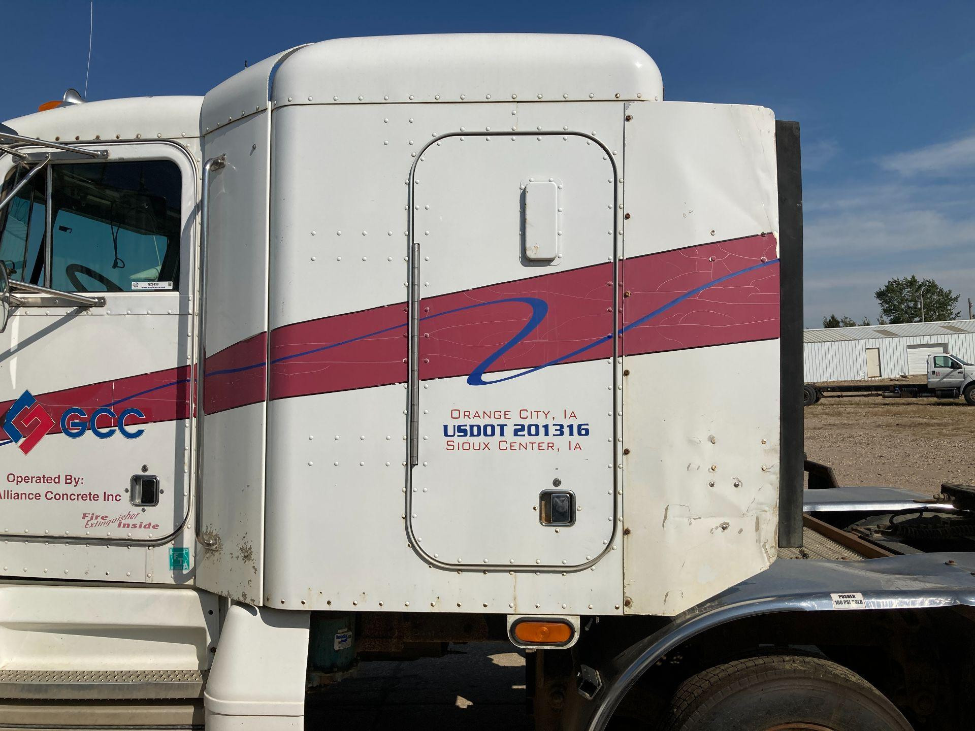 Peterbilt 377 Cab Sleeper for Sale