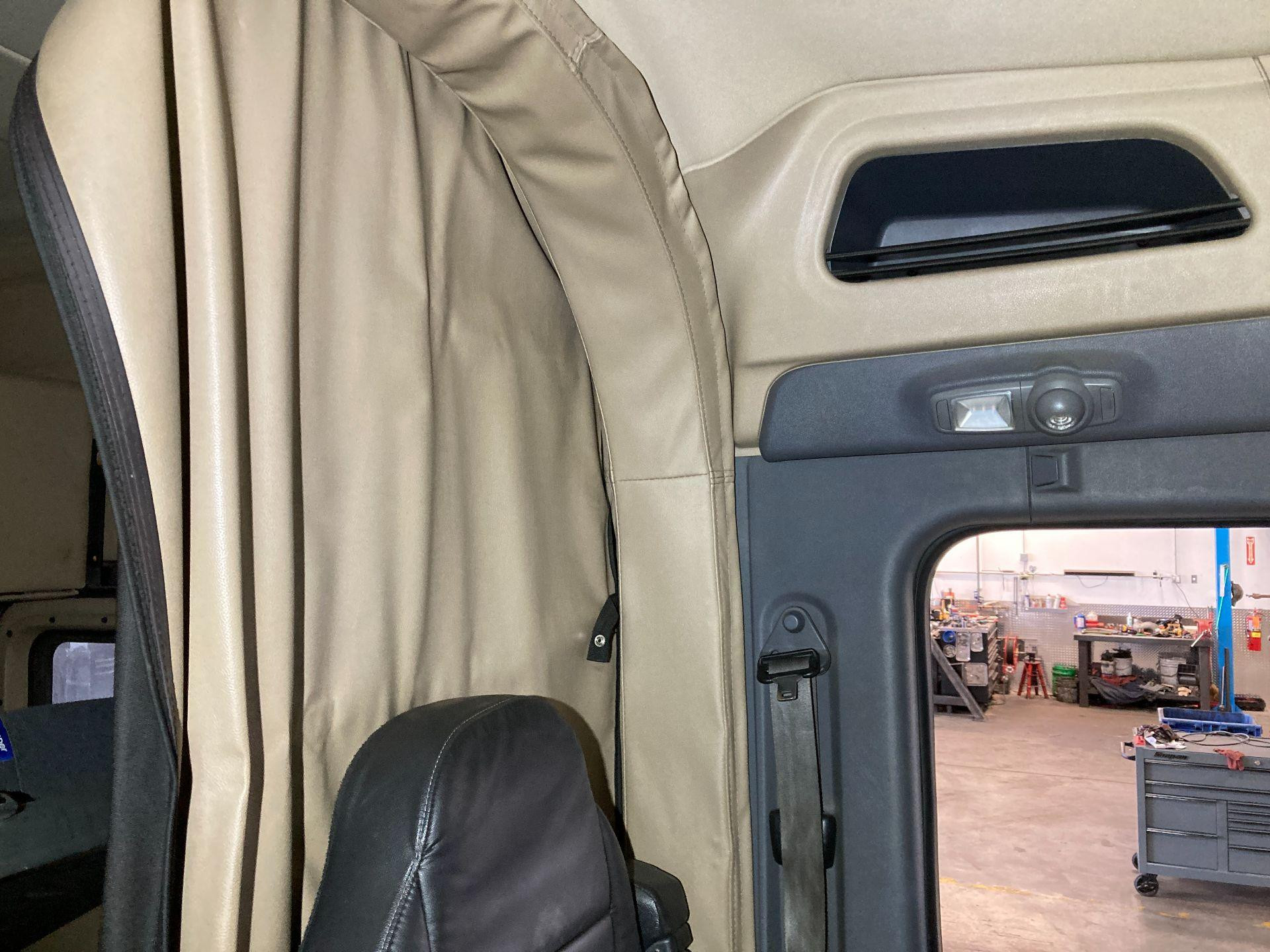 Peterbilt 579 Sleeper Boot for Sale