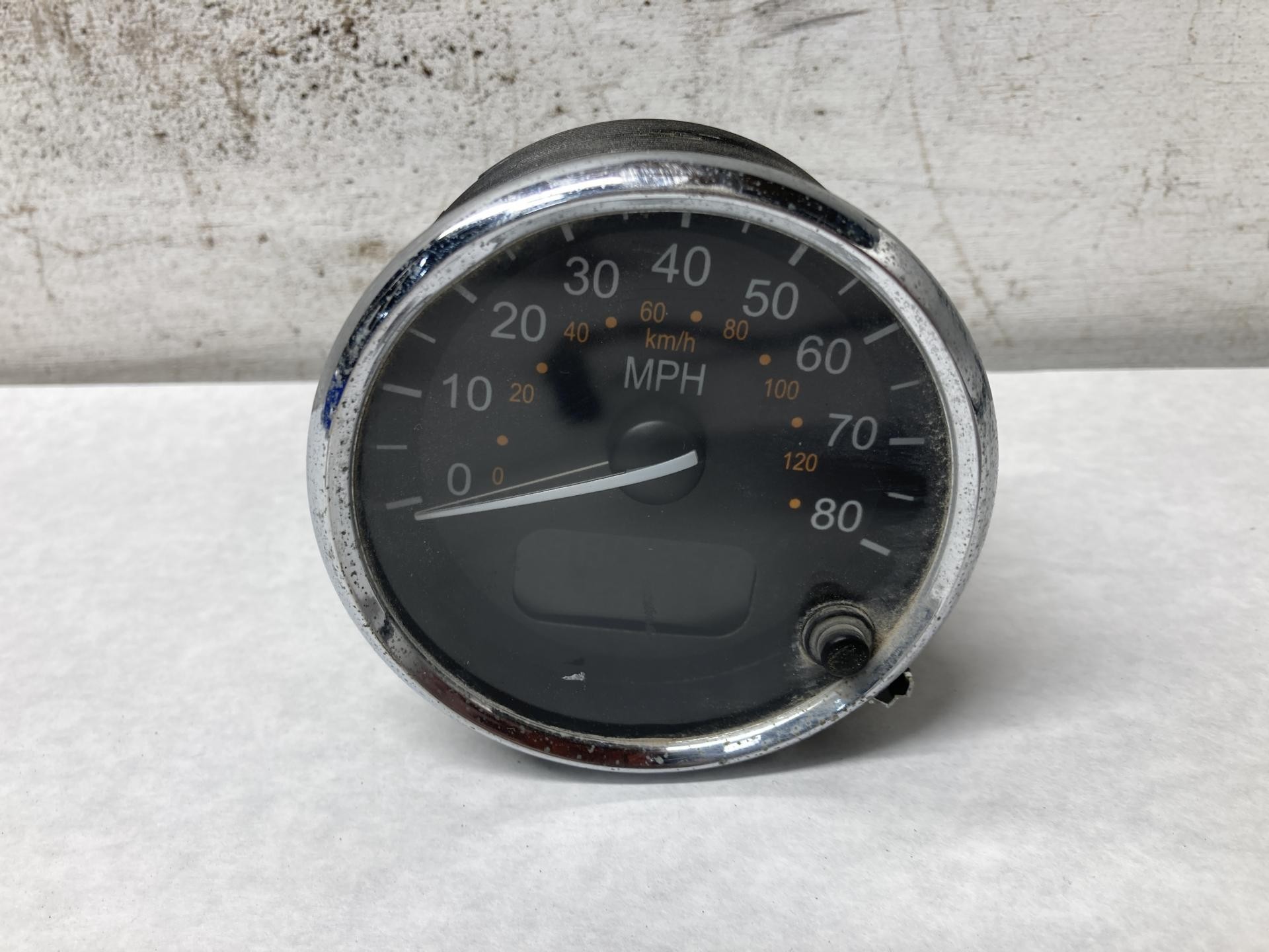 Q43-6034-101001C | Peterbilt 387 Speedometer for Sale