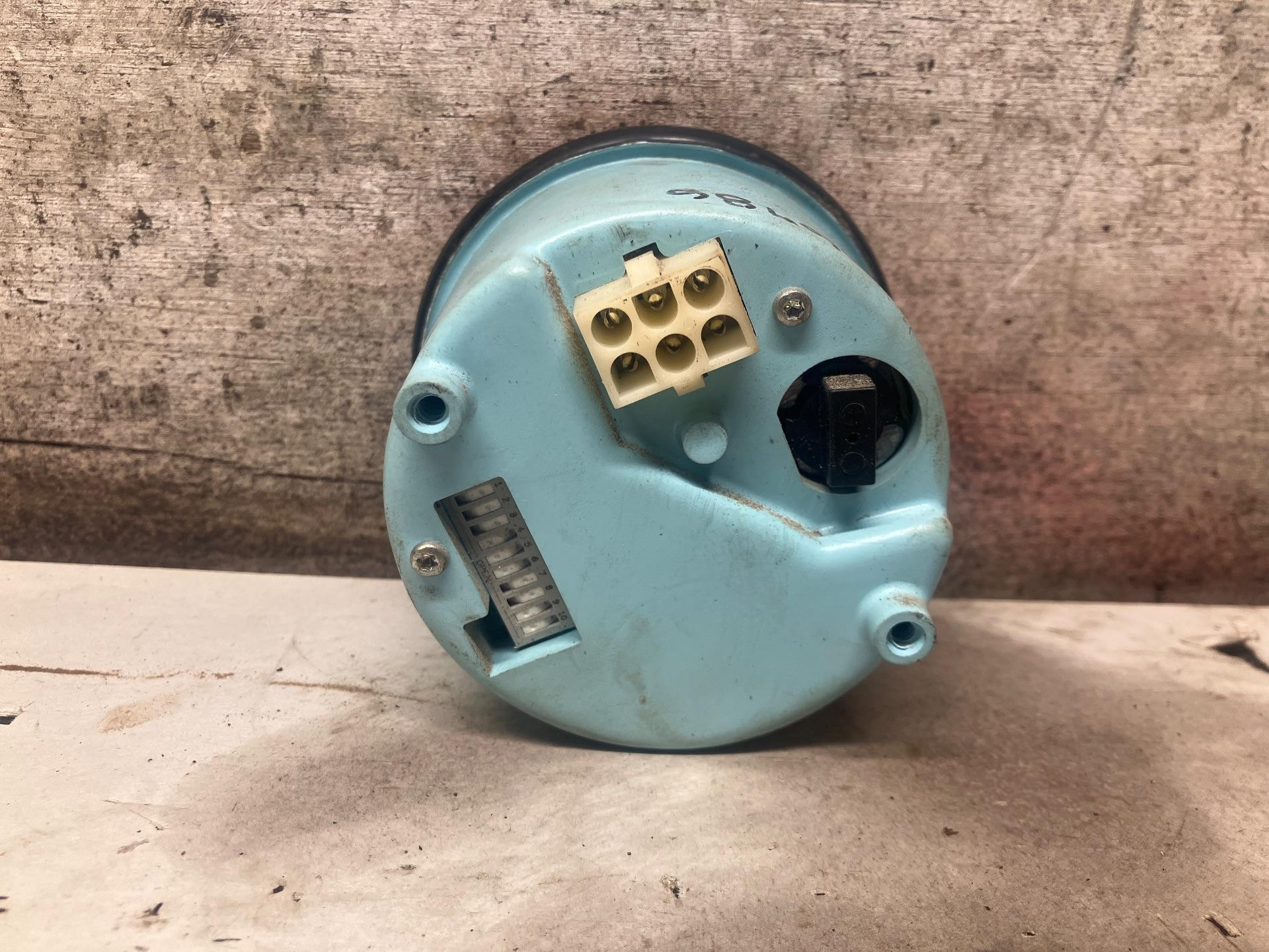 a22-38898-000 | Freightliner FLD120 Speedometer for Sale