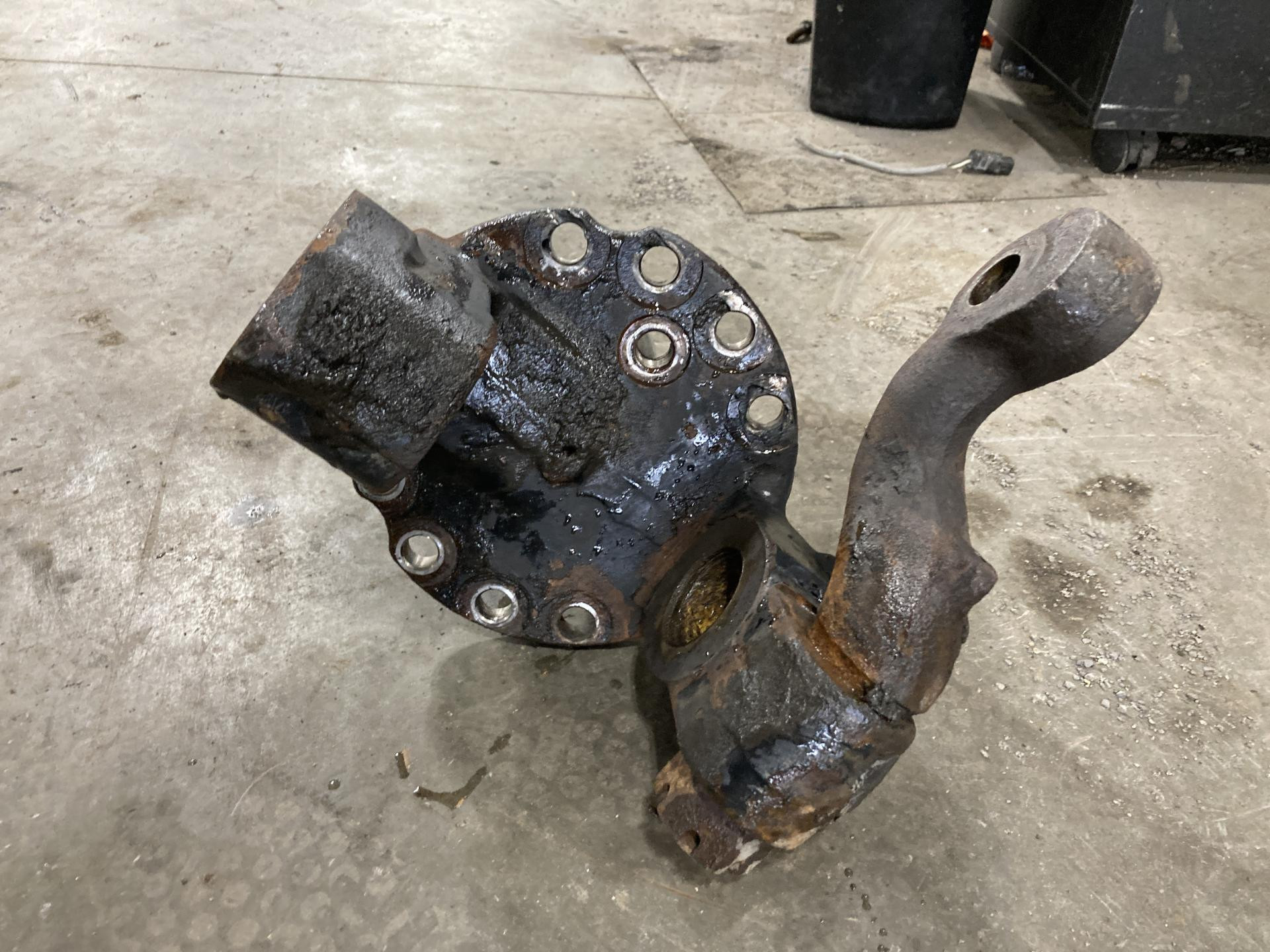 Spicer I-100 Spindle | Knuckle for Sale