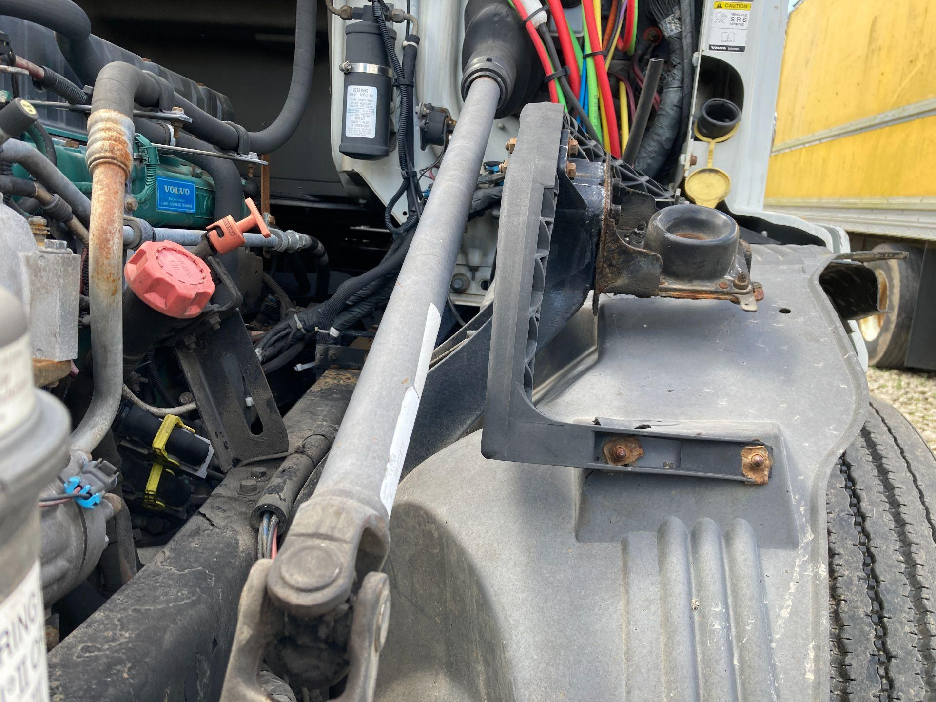 20785692 | Volvo VNL Steering Shaft for Sale