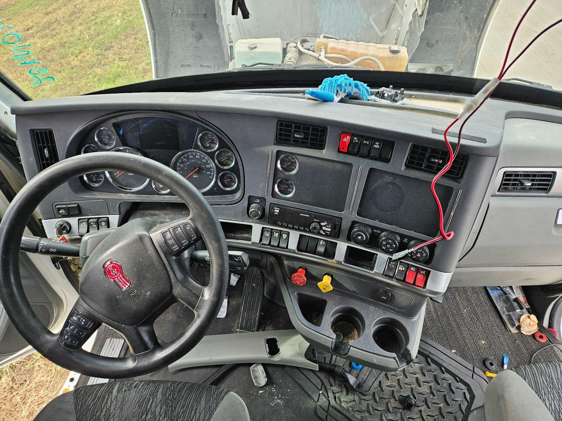 Kenworth T680 Steering Wheel for Sale