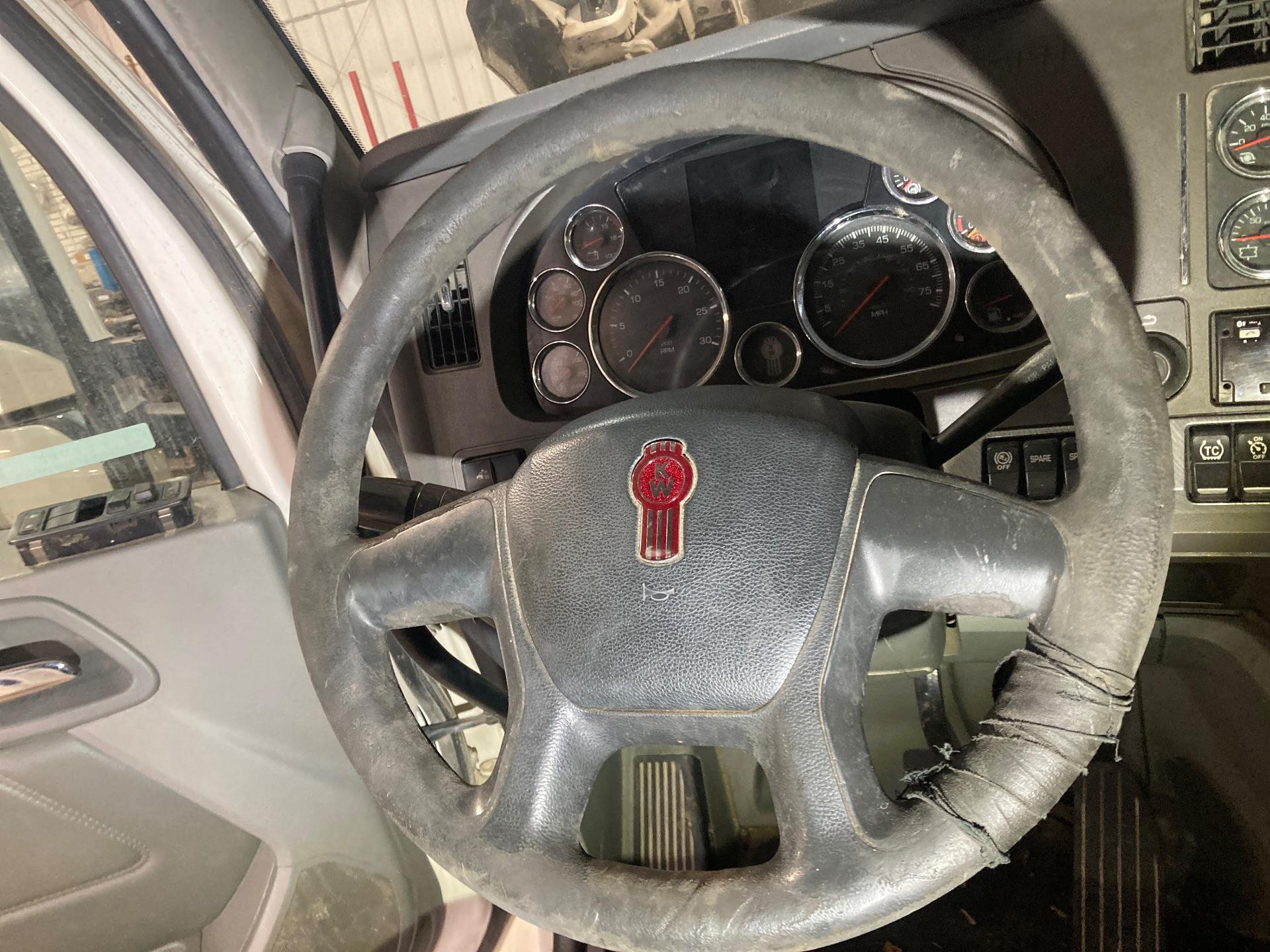 Kenworth T880 Steering Wheel for Sale