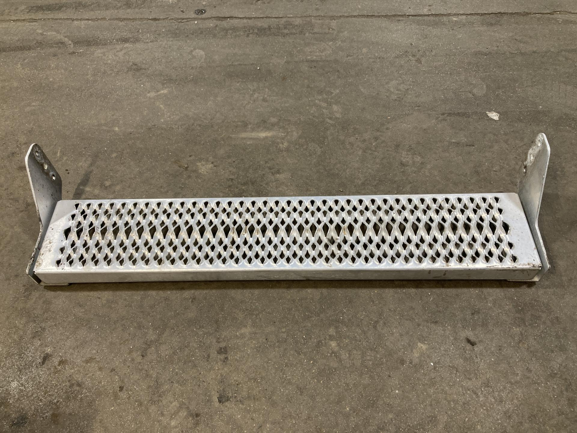 Peterbilt 337 Step (Frame, Fuel Tank, Faring) for Sale