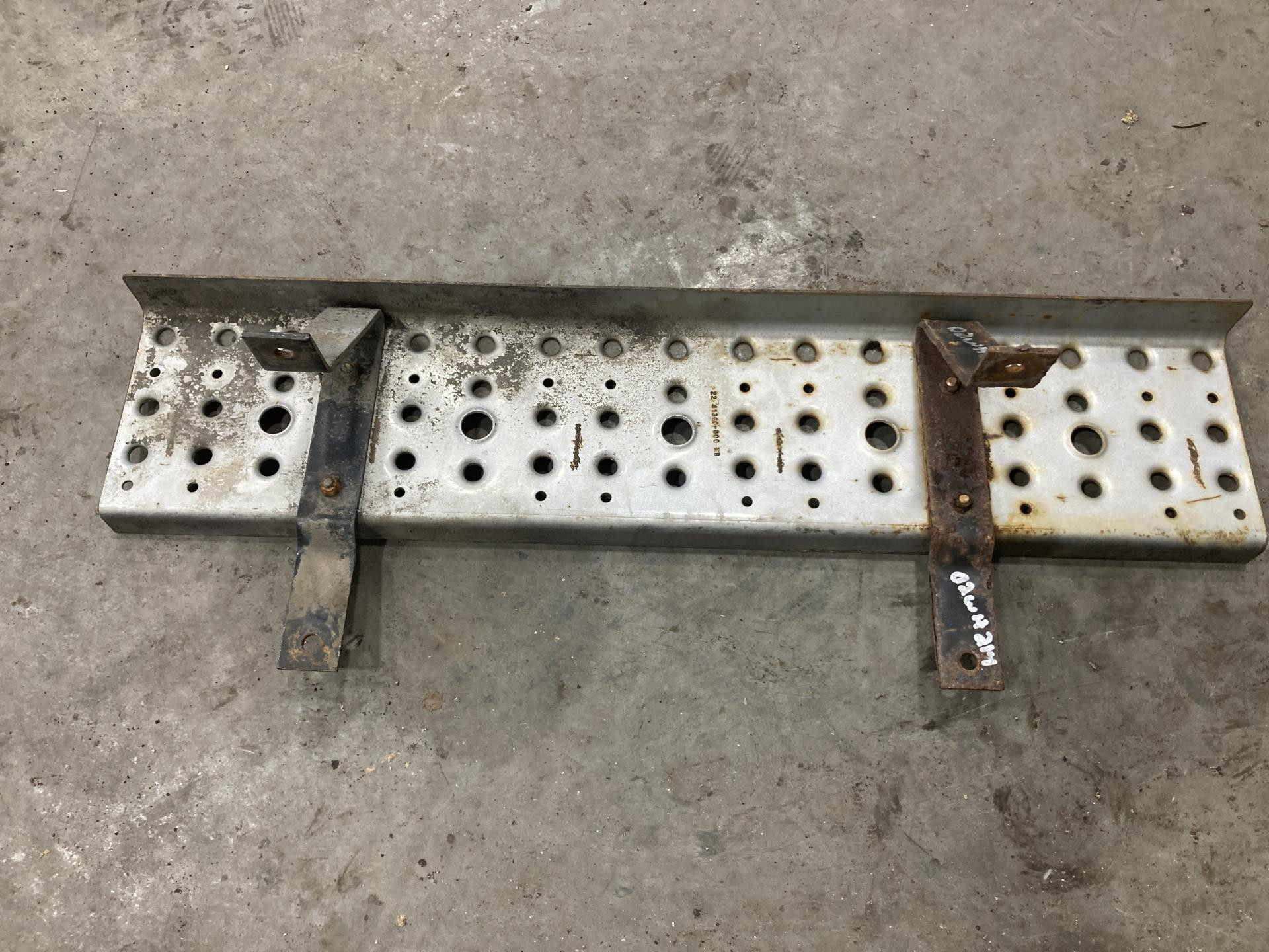 22 41360-000 B | Freightliner FL80 Step (Frame, Fuel Tank, Faring) for Sale