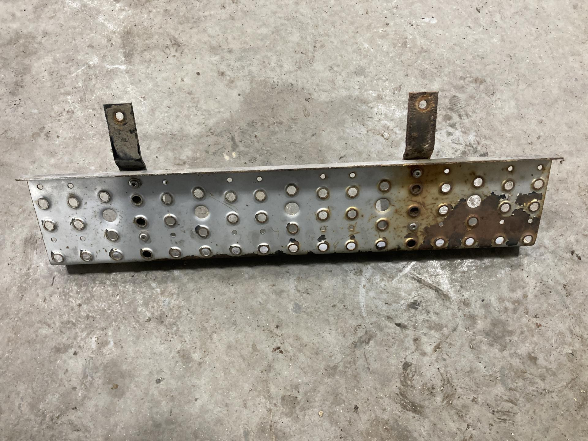 22 41360-000 B | Freightliner FL80 Step (Frame, Fuel Tank, Faring) for Sale