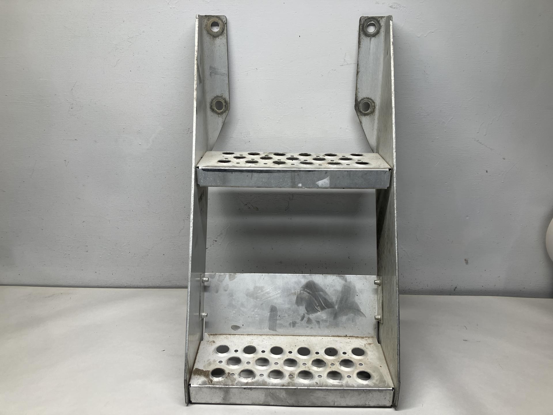 Kenworth T680 Step (Frame, Fuel Tank, Faring) for Sale