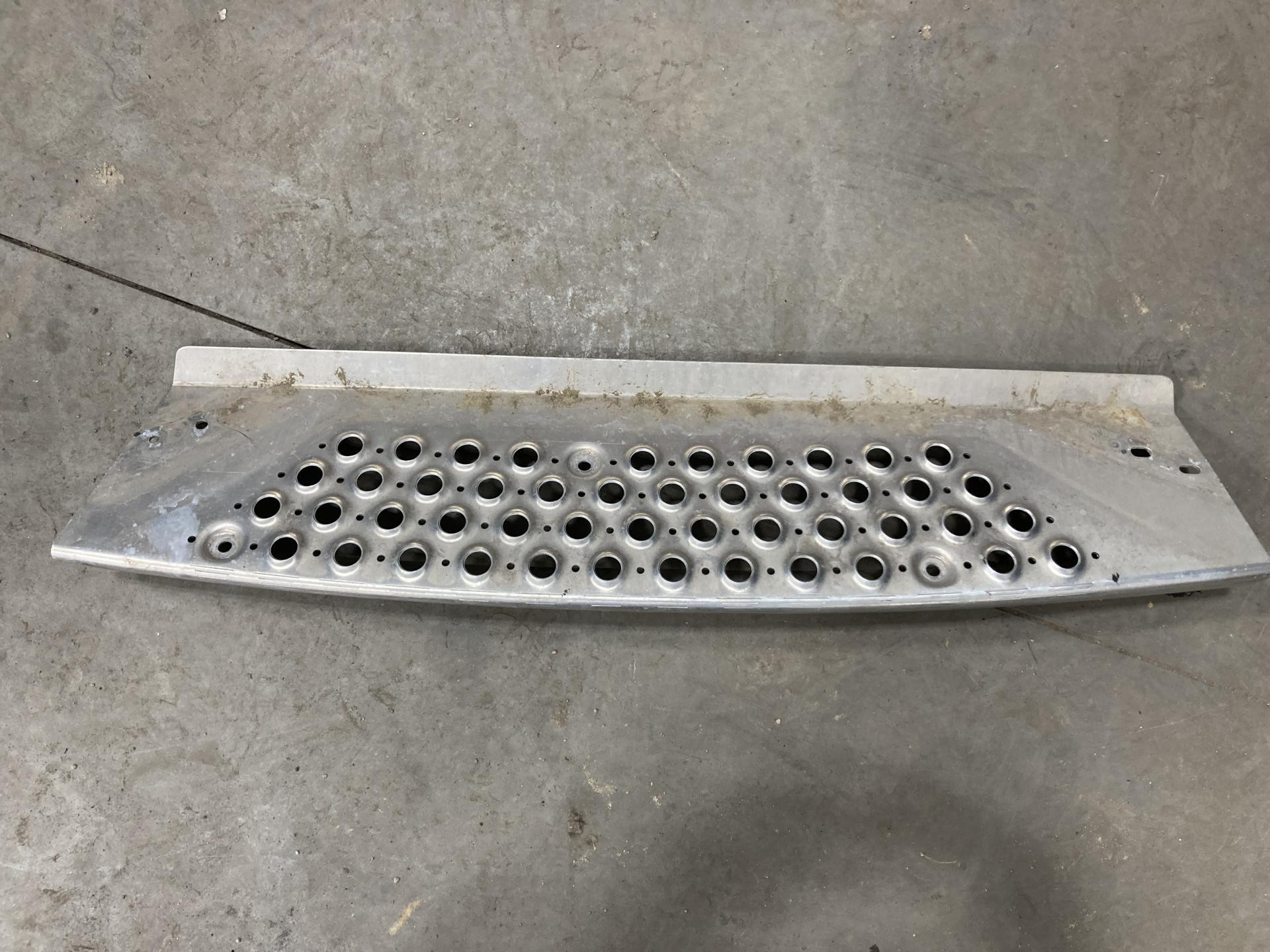 A82-1092-100 | Kenworth T680 Step (Frame, Fuel Tank, Faring) for Sale