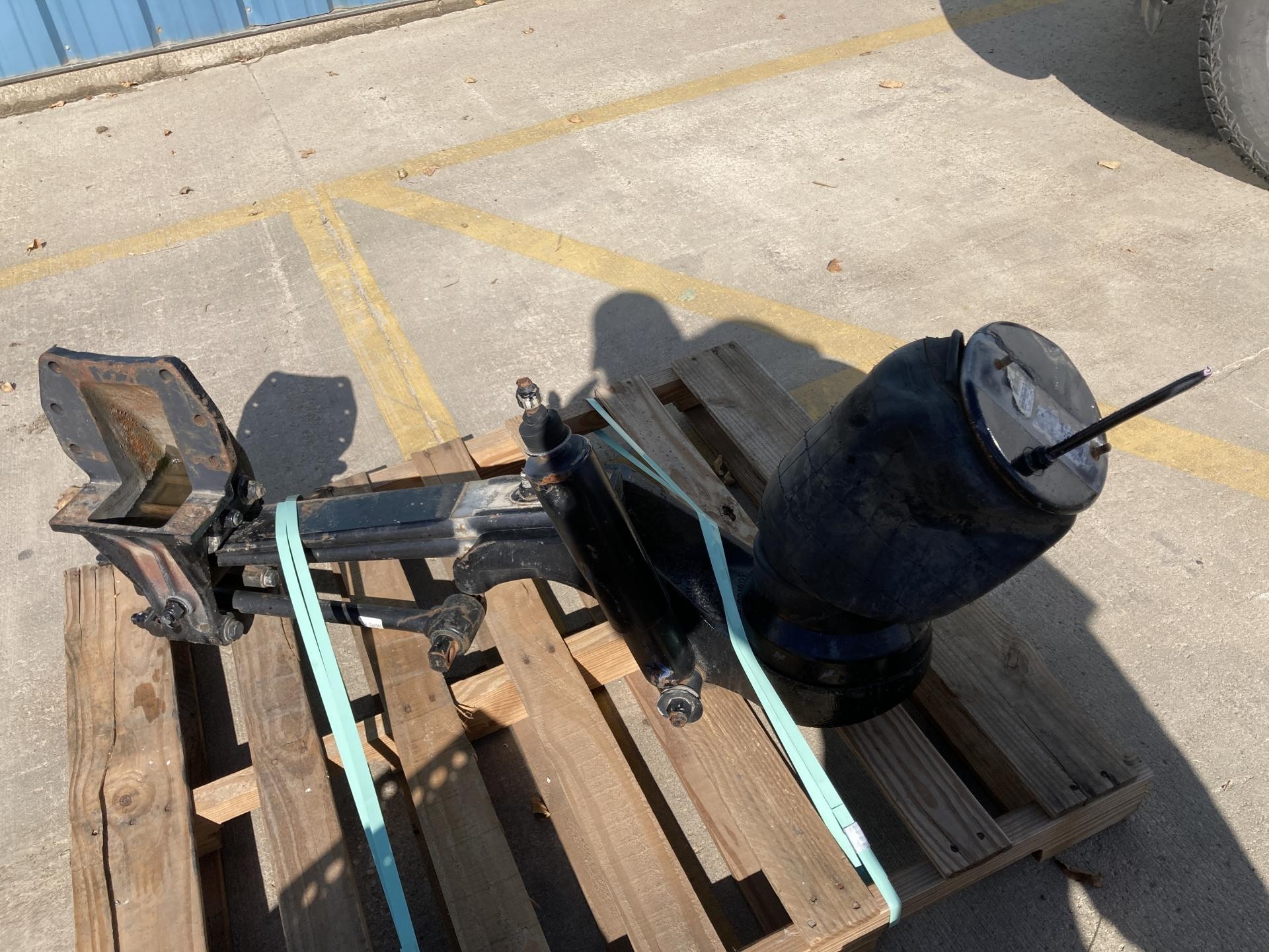 Peterbilt 567 Suspension Air Spring Pedestal for Sale