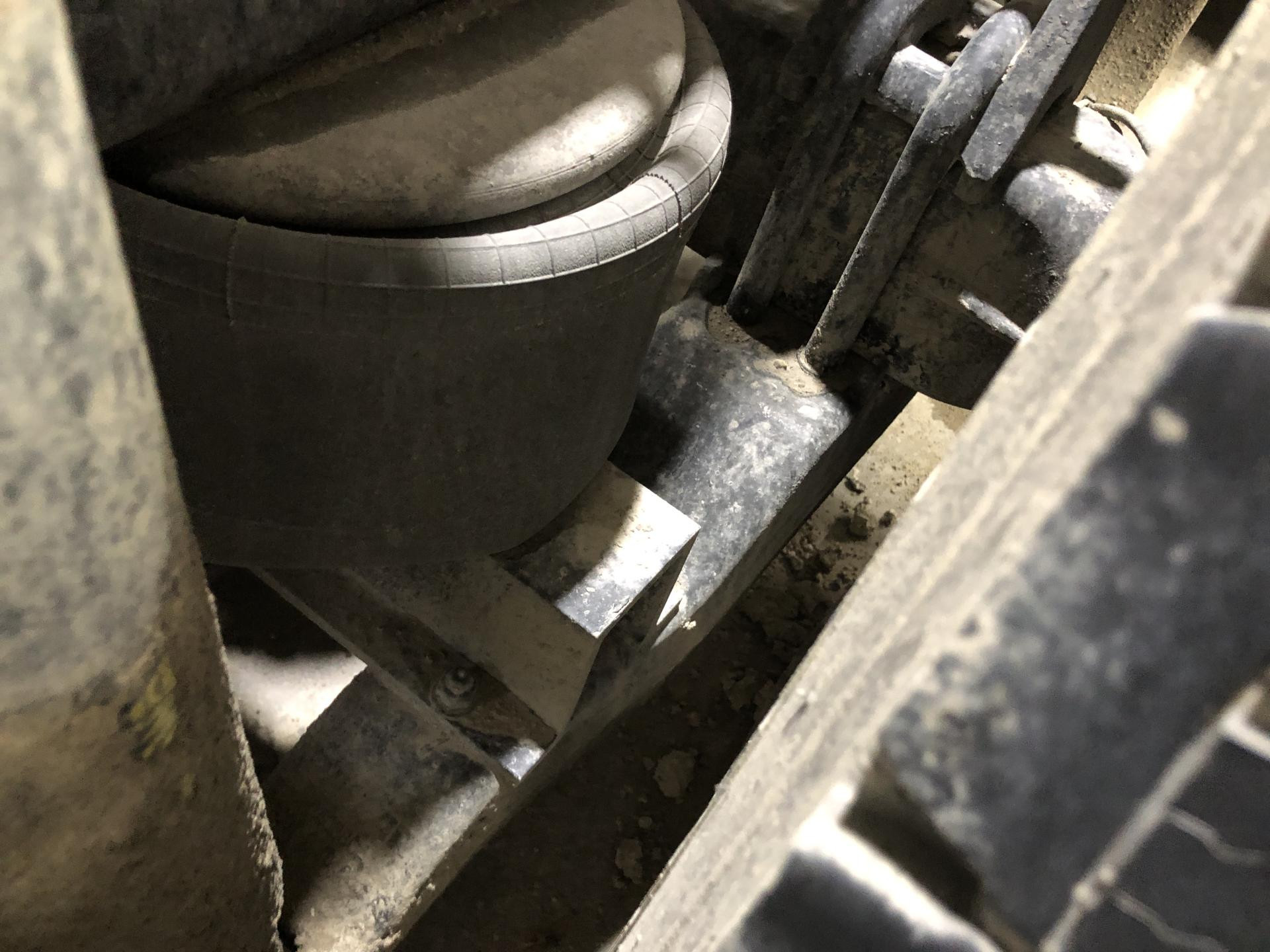 Peterbilt 579 Suspension Air Spring Pedestal for Sale