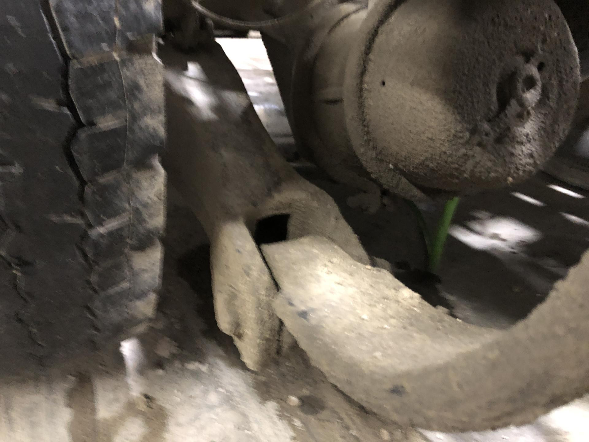 Peterbilt 579 Suspension Air Spring Pedestal for Sale