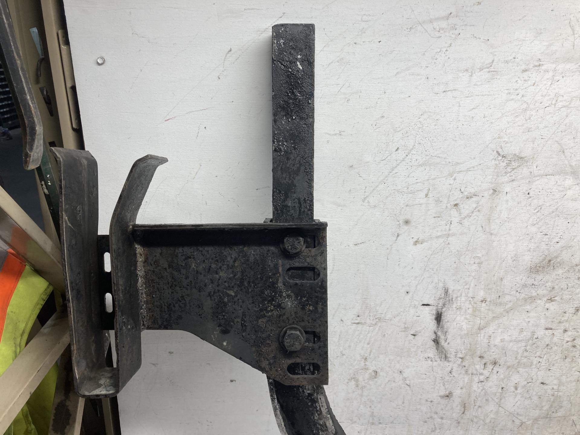 01-46365U001 | Peterbilt 379 Suspension Crossmember/K-Frame for Sale