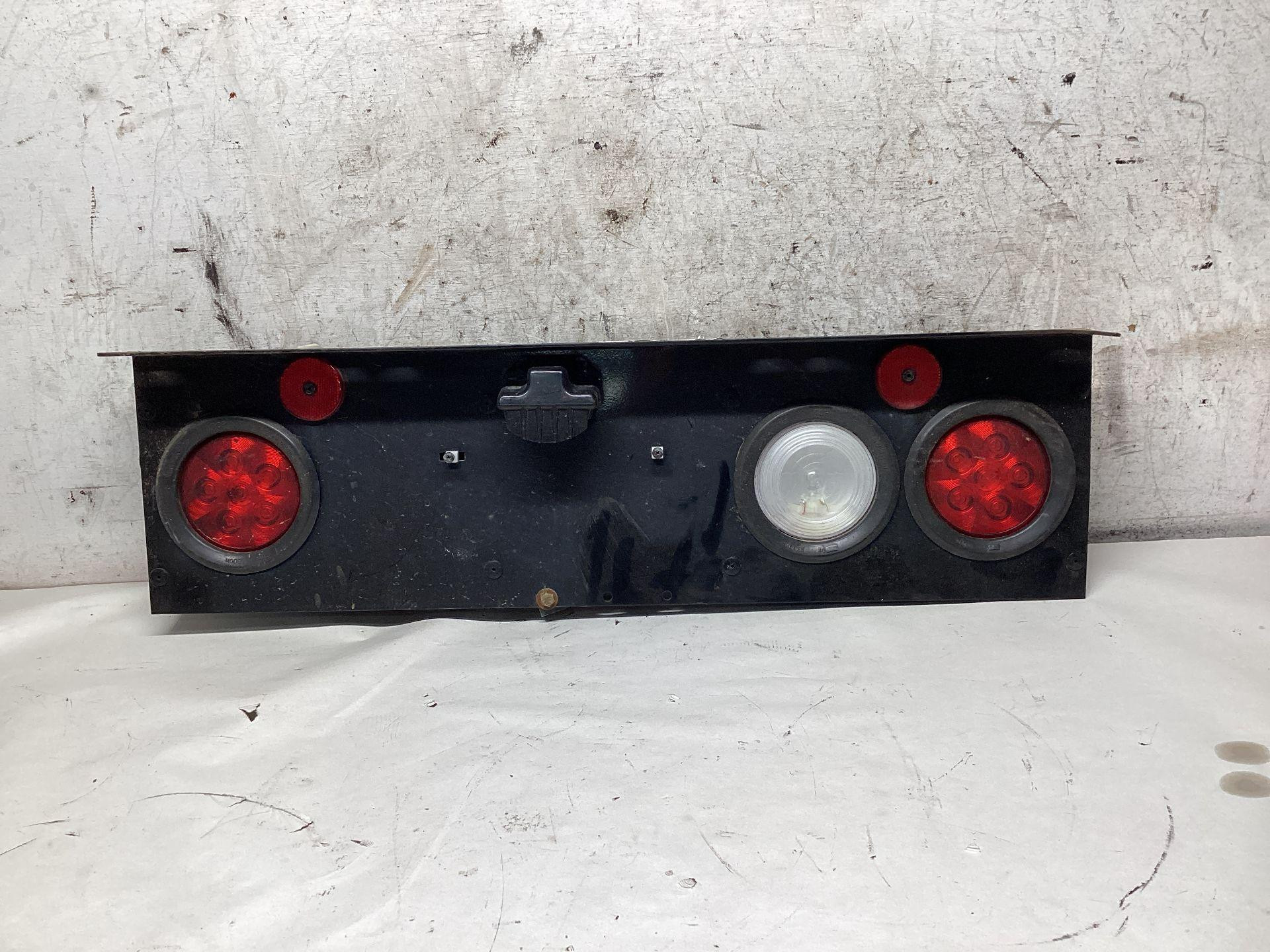 40895 | International 8600 Tail Panel for Sale