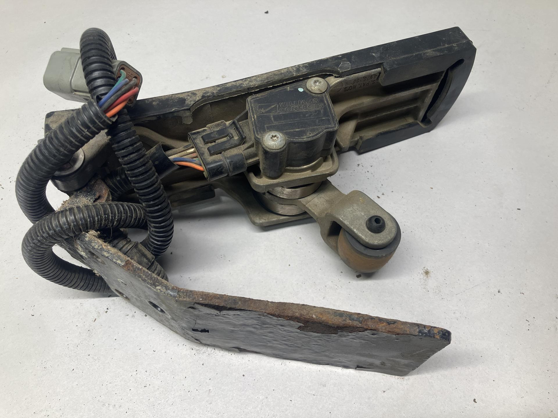 VERIFY | Peterbilt 389 Foot Control Pedal for Sale