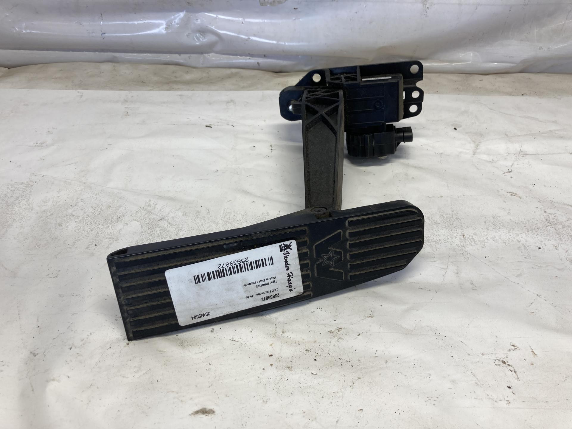 A01-33385-001 | Western Star Trucks 5700 Foot Control Pedal for Sale